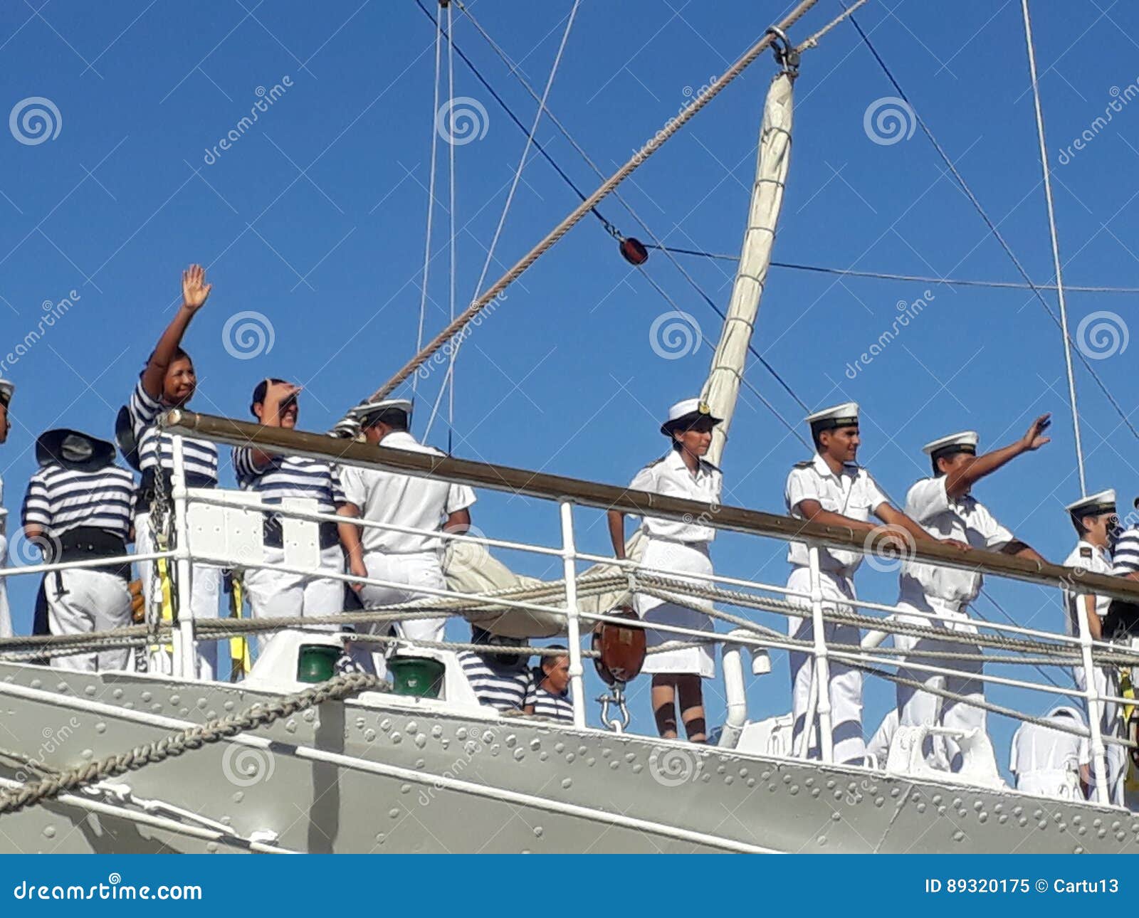 Crew on deck editorial image. Image of norte, goodbye - 89320175