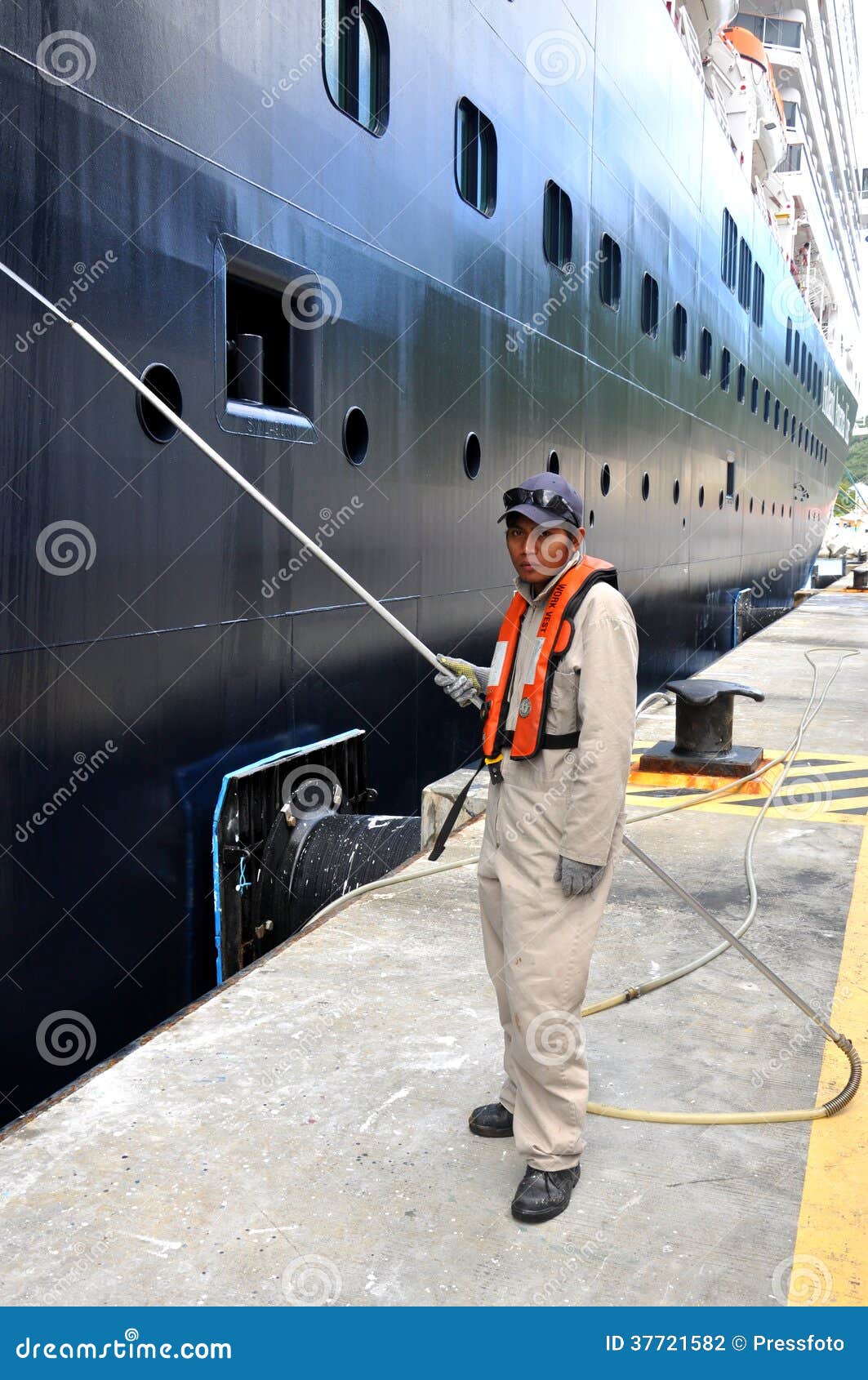 Crew member editorial photography. Image of sail, boat - 37721582