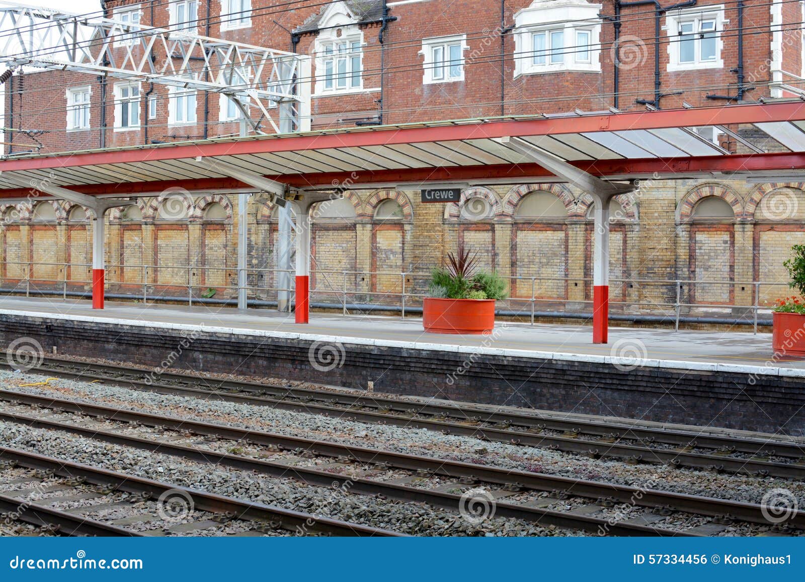 Crewe railway station stock photo. Image of platform - 57334456