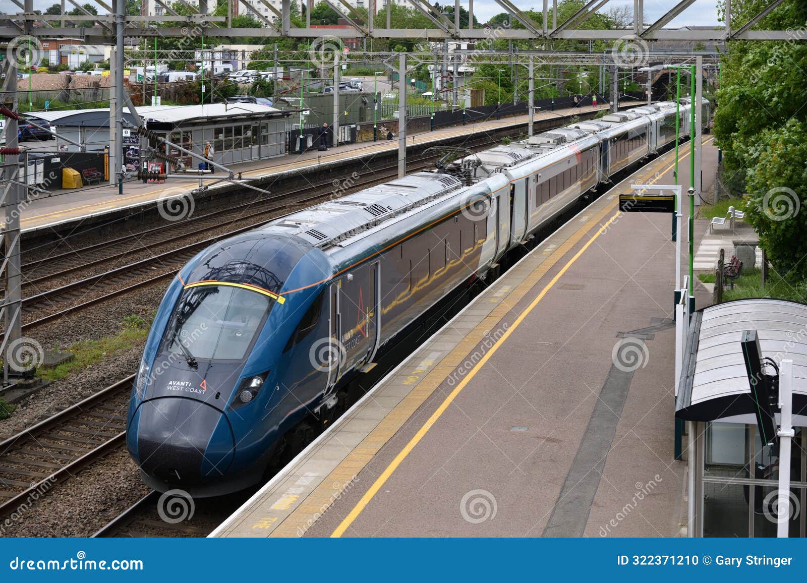 Hitachi Rail AT300 Class 805 5-car Bi-mode Train 805009 Passing through ...
