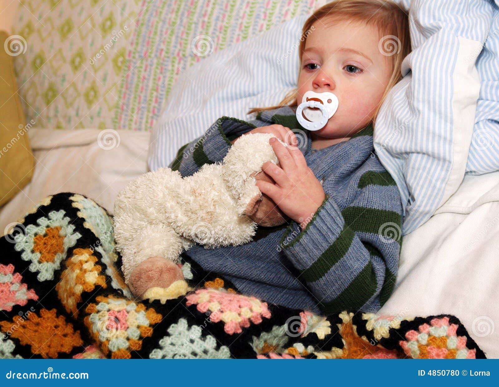 Criança doente foto de stock. Imagem de medicina, infectado - 4850780