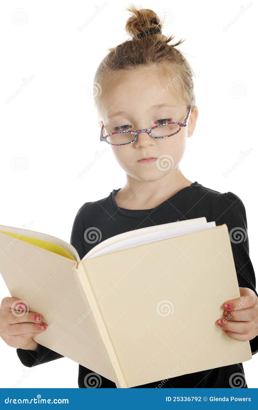 Criança estudiosa foto de stock. Imagem de olhar, leitura - 25336792