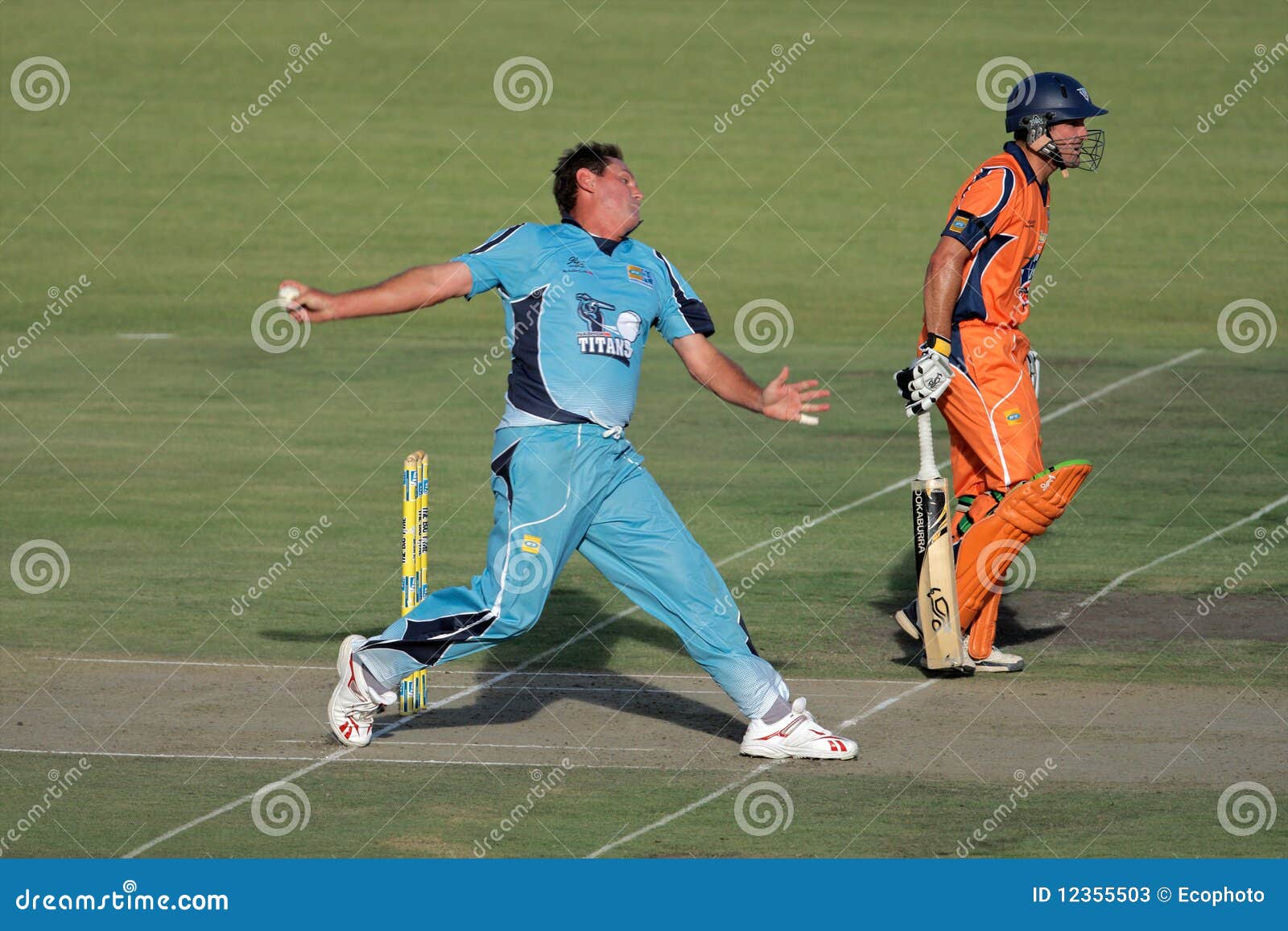 Cricket action editorial stock photo. Image of strike - 12355503