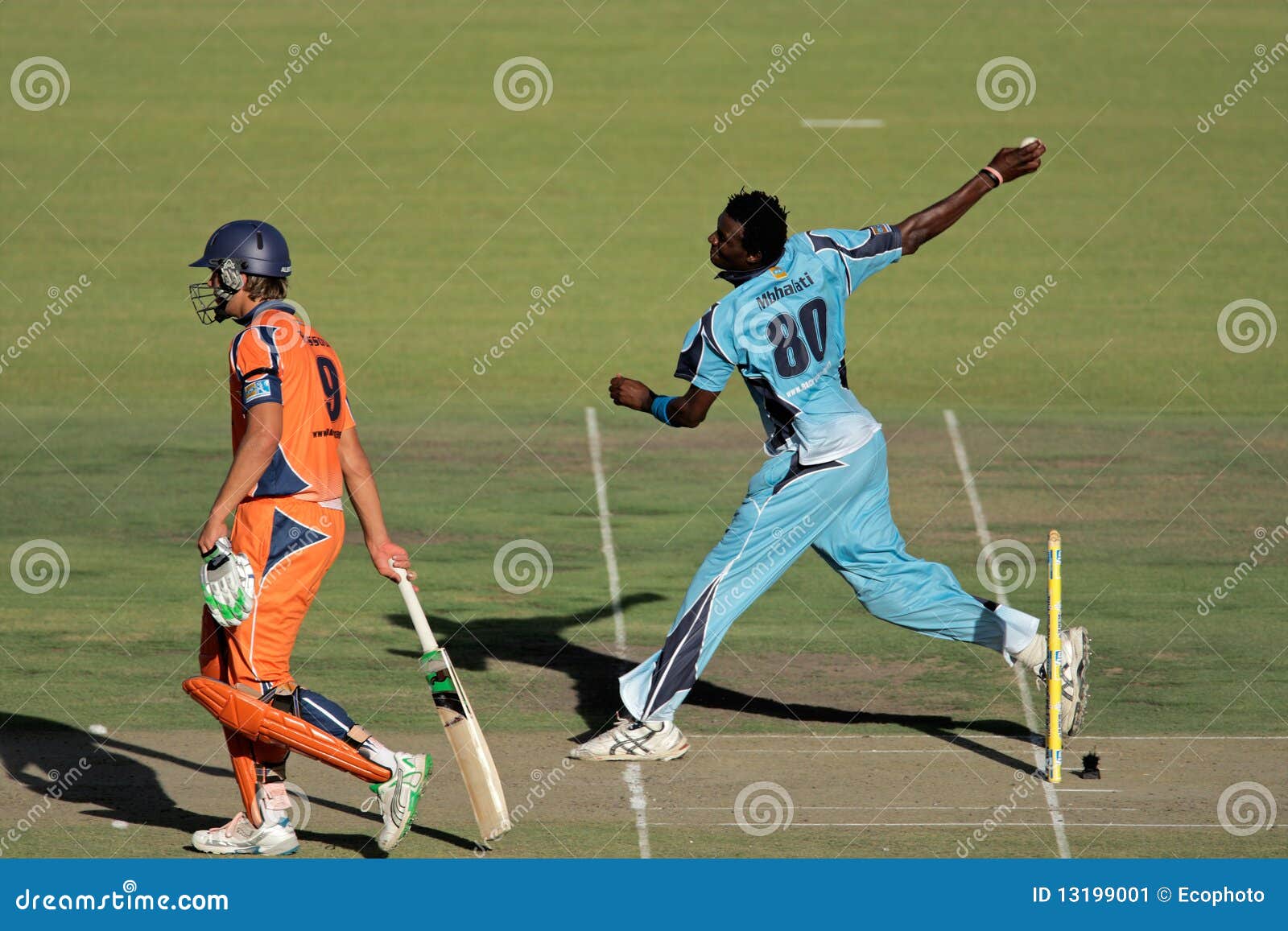 Cricket action editorial photo. Image of fast, human - 13199001
