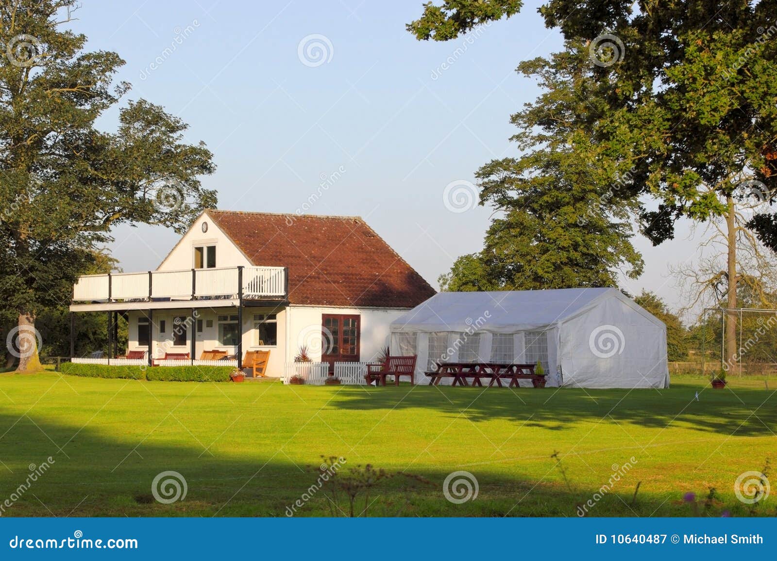 Cricket clubhouse stock image. Image of summer, trees - 10640487