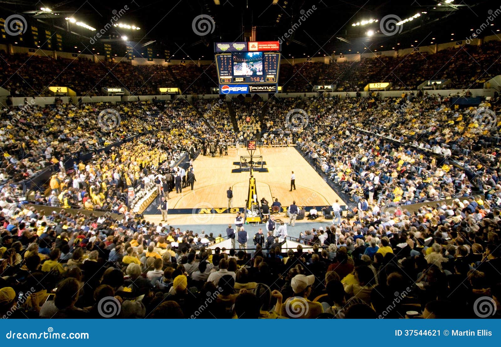 Crisler Arena editorial photo. Image of entertainment - 37544621