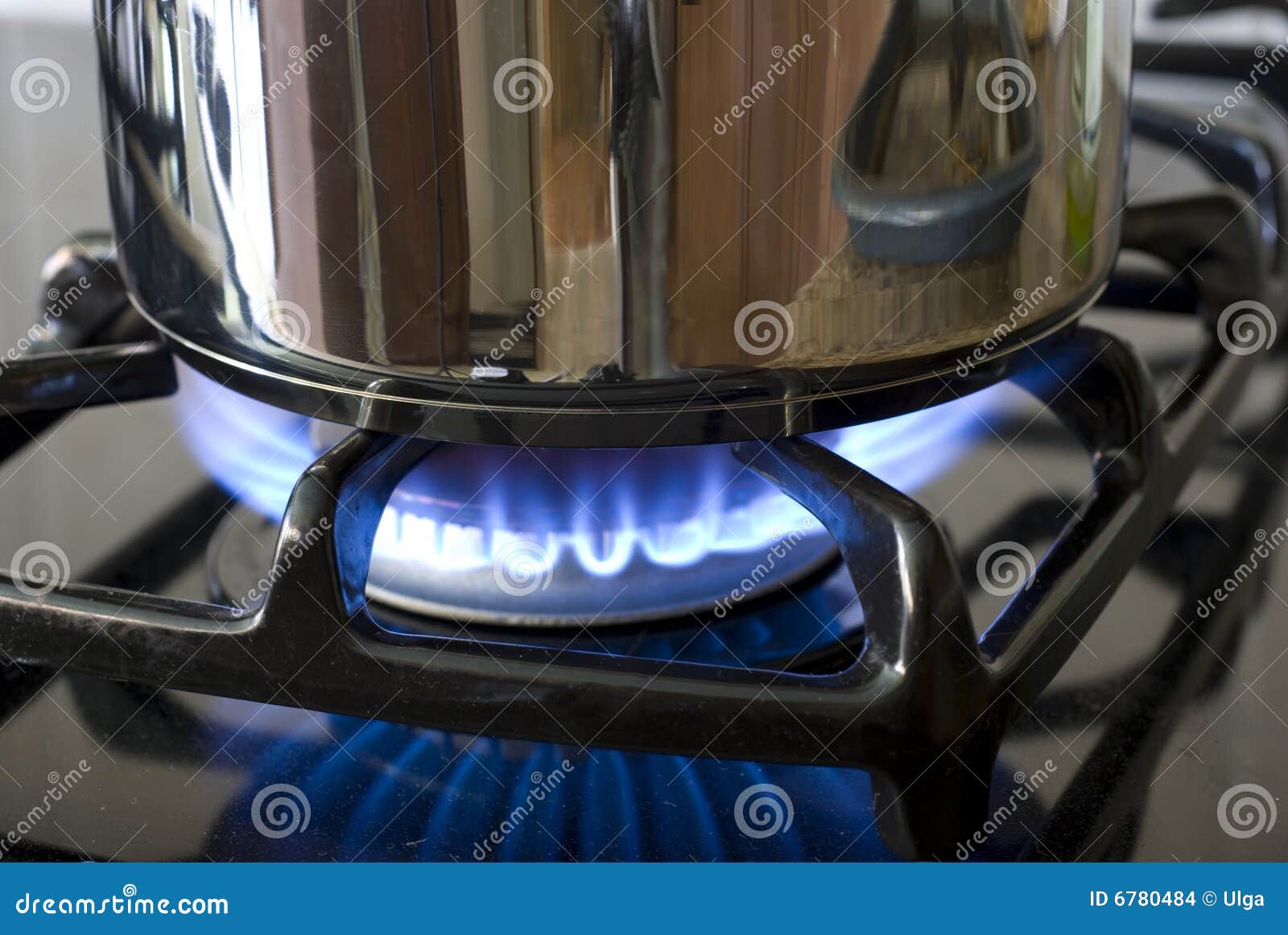 Crisol En Un Mechero De Gas Foto de archivo - Imagen de inoxidable ...