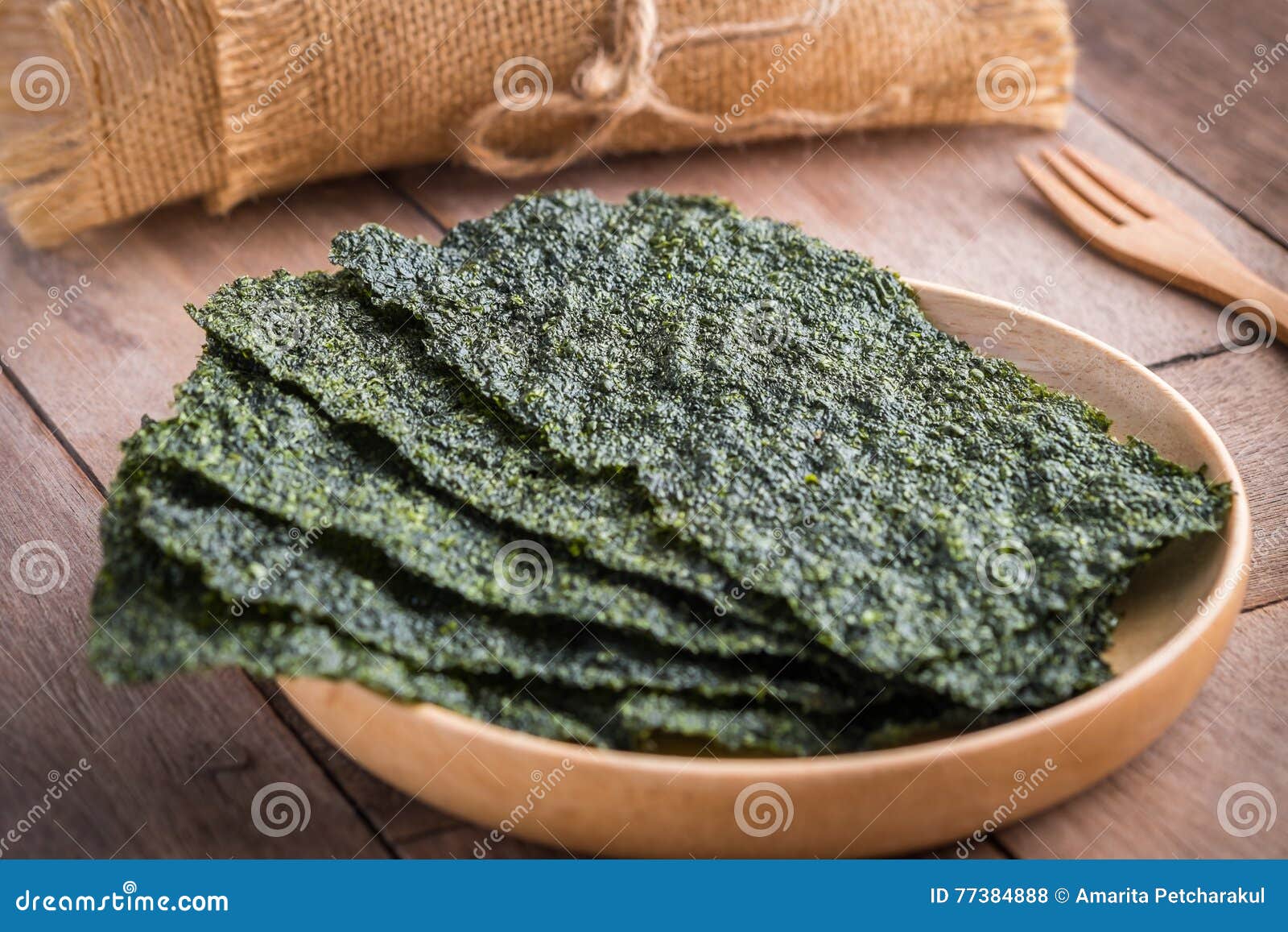 Crispy Dried Seaweed on Wooden Plate Stock Photo - Image of korean ...