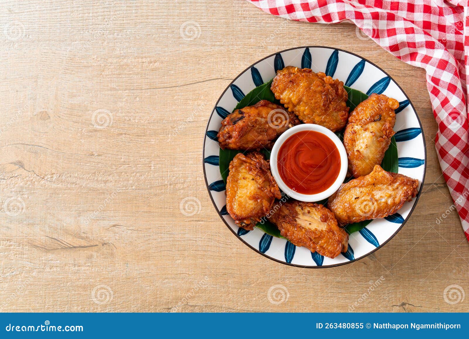Crispy Fried Chicken with Fish Sauce Stock Image - Image of snacks ...