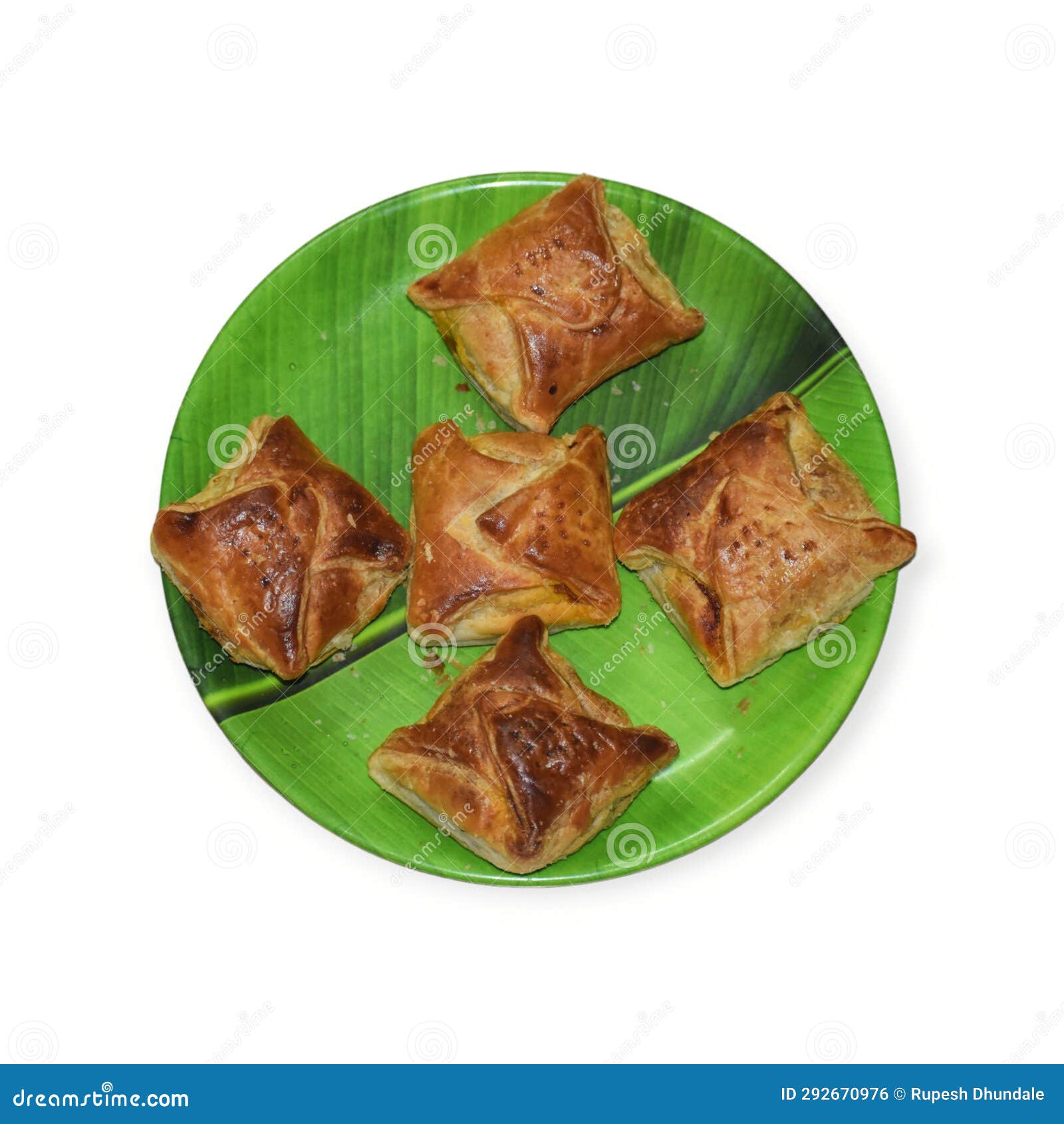 Crispy Indian Fastfood Samosa in a Square Shape Plate Decoration Stock ...