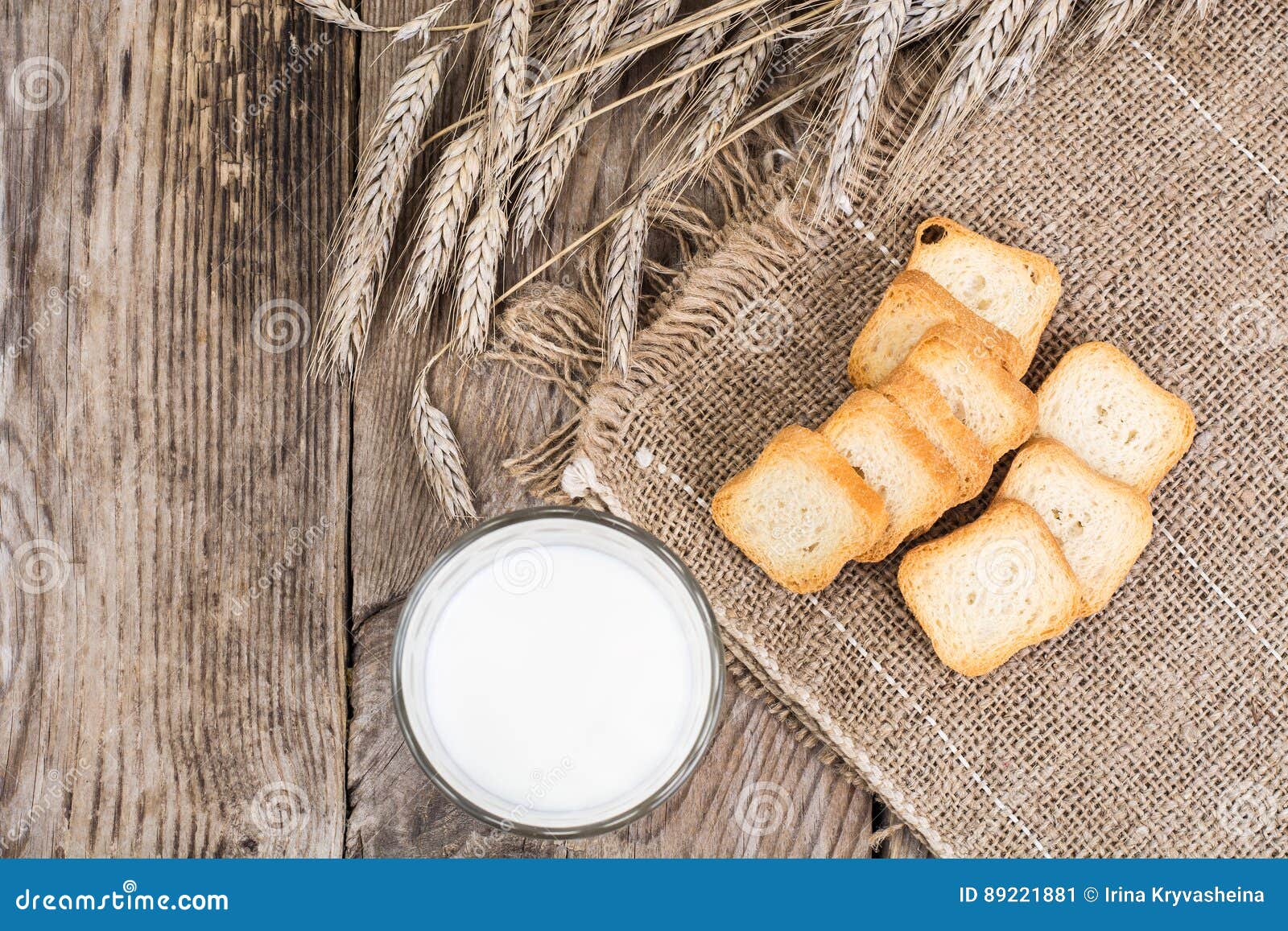 Crispy wheat crunches stock image. Image of breakfast - 89221881