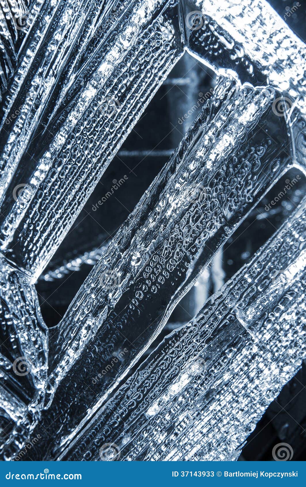 Cristais de gelo imagem de stock. Imagem de vidro, partido - 37143933