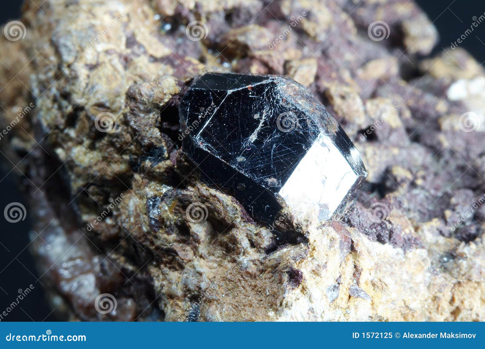 Cristal del rutilo imagen de archivo. Imagen de hermoso - 1572125