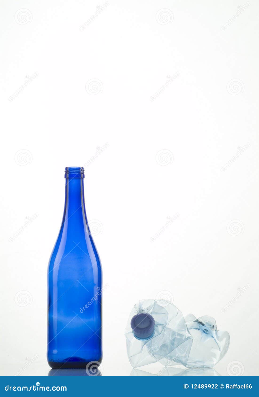 Cristal en plastiek stock foto. Image of transparant - 12489922