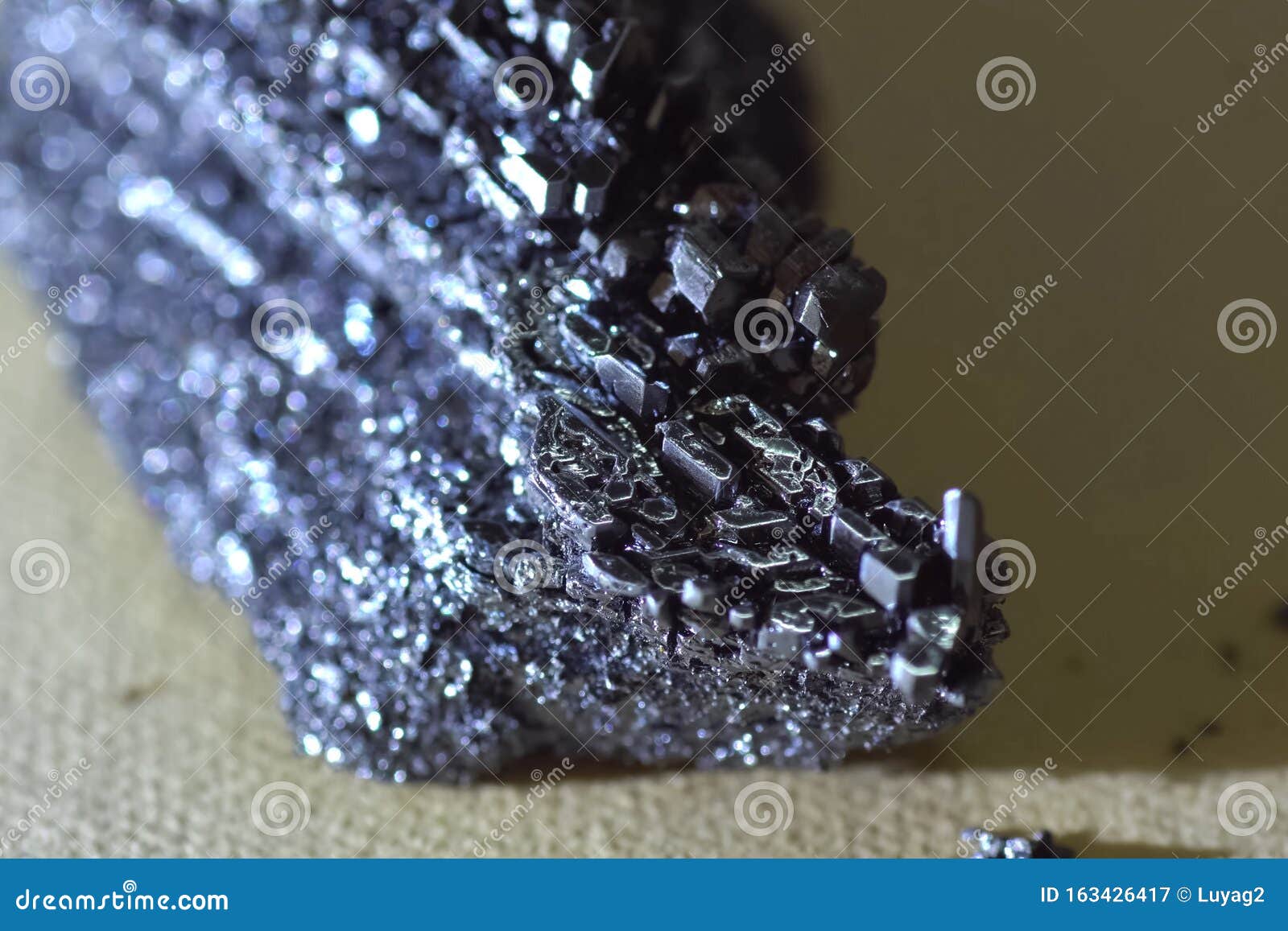 Cristales De Yodo, Yodo En Forma De Metal Imagen de archivo - Imagen de ...