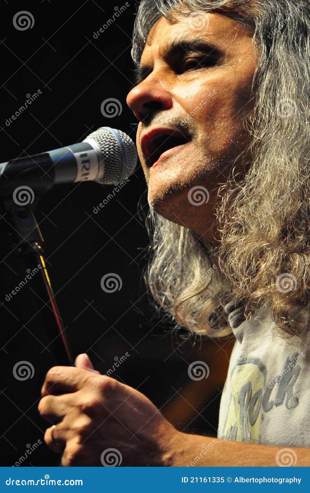Cristi Minculescu - Iris Lead Singer Editorial Image - Image of concert ...