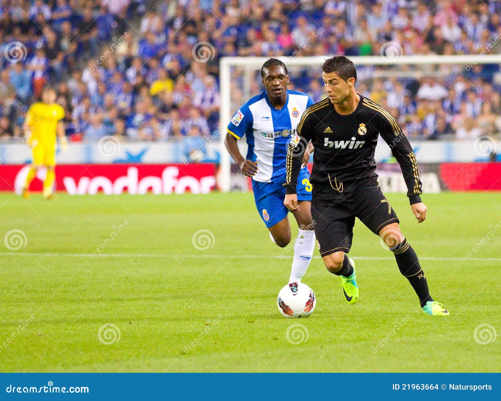 Cristiano Ronaldo in Action Editorial Stock Image - Image of ...