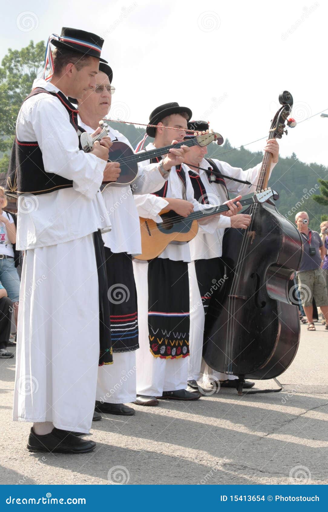 Croatia Traditional Folk Group Editorial Stock Image - Image of tydzien ...