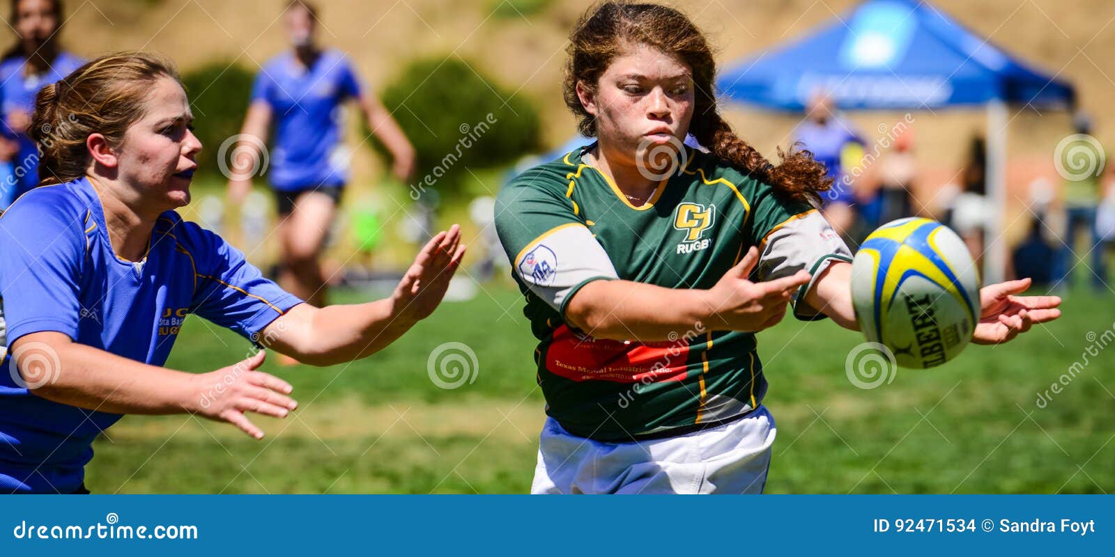 Crochet De Rugby Du ` S De Femmes Image stock éditorial - Image du ...