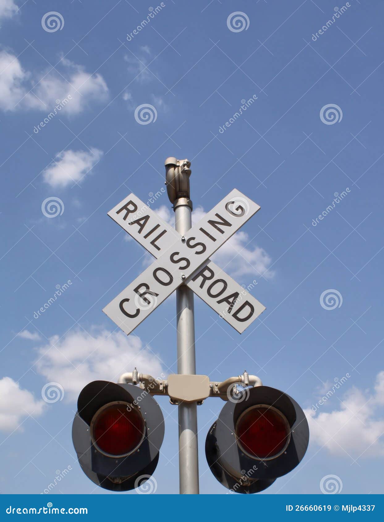 Croisement De Chemin De Fer Image stock - Image du lumière, arrêt: 26660619