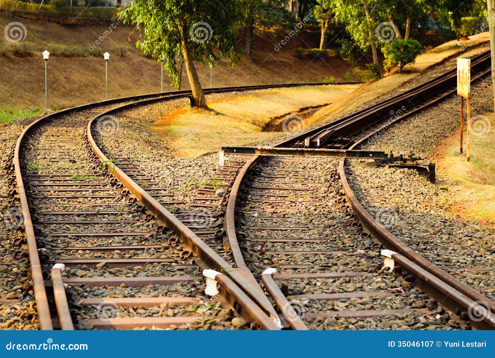 Croisement De Chemin De Fer Image stock - Image du railway, croix: 35046107