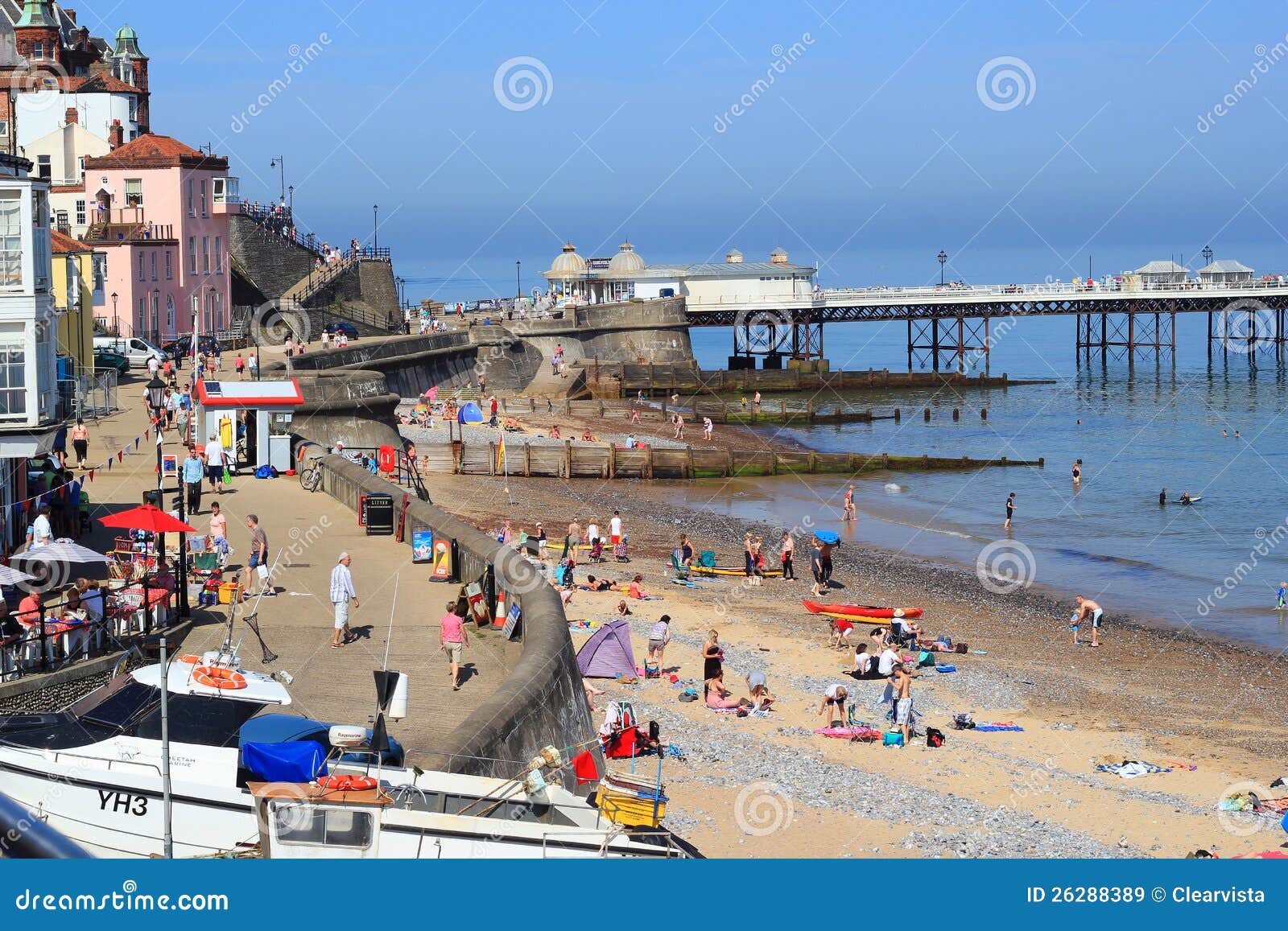 Cromer Seafront. Editorial Stock Image - Image: 26288389