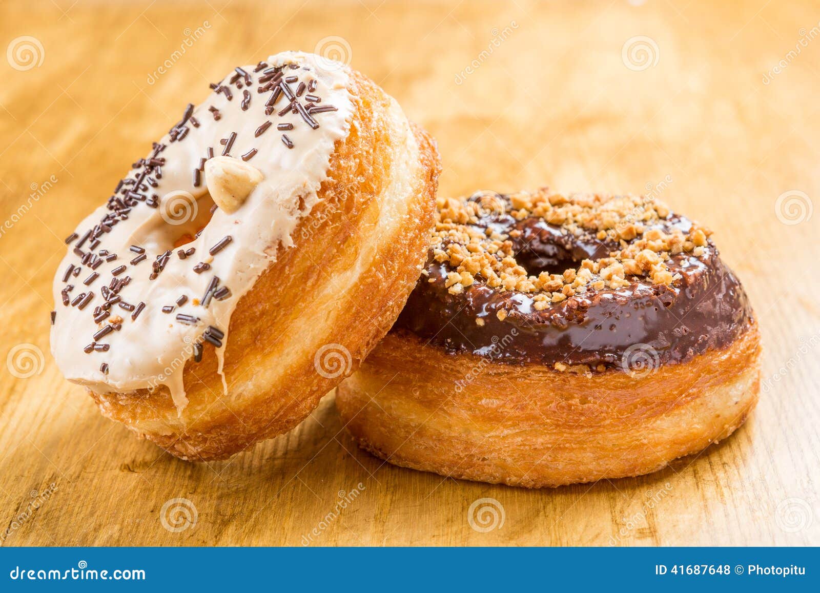Cronut stock foto. Image of croissant, lijst, boter, bakker - 41687648