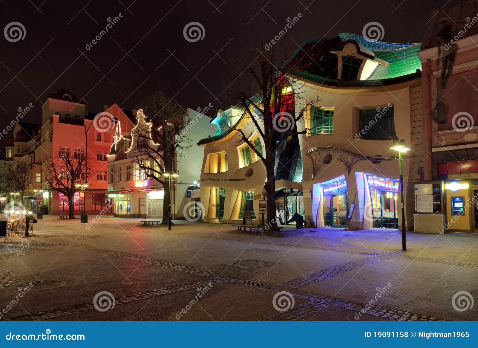 Crooked House in Sopot editorial stock photo. Image of city - 19091158