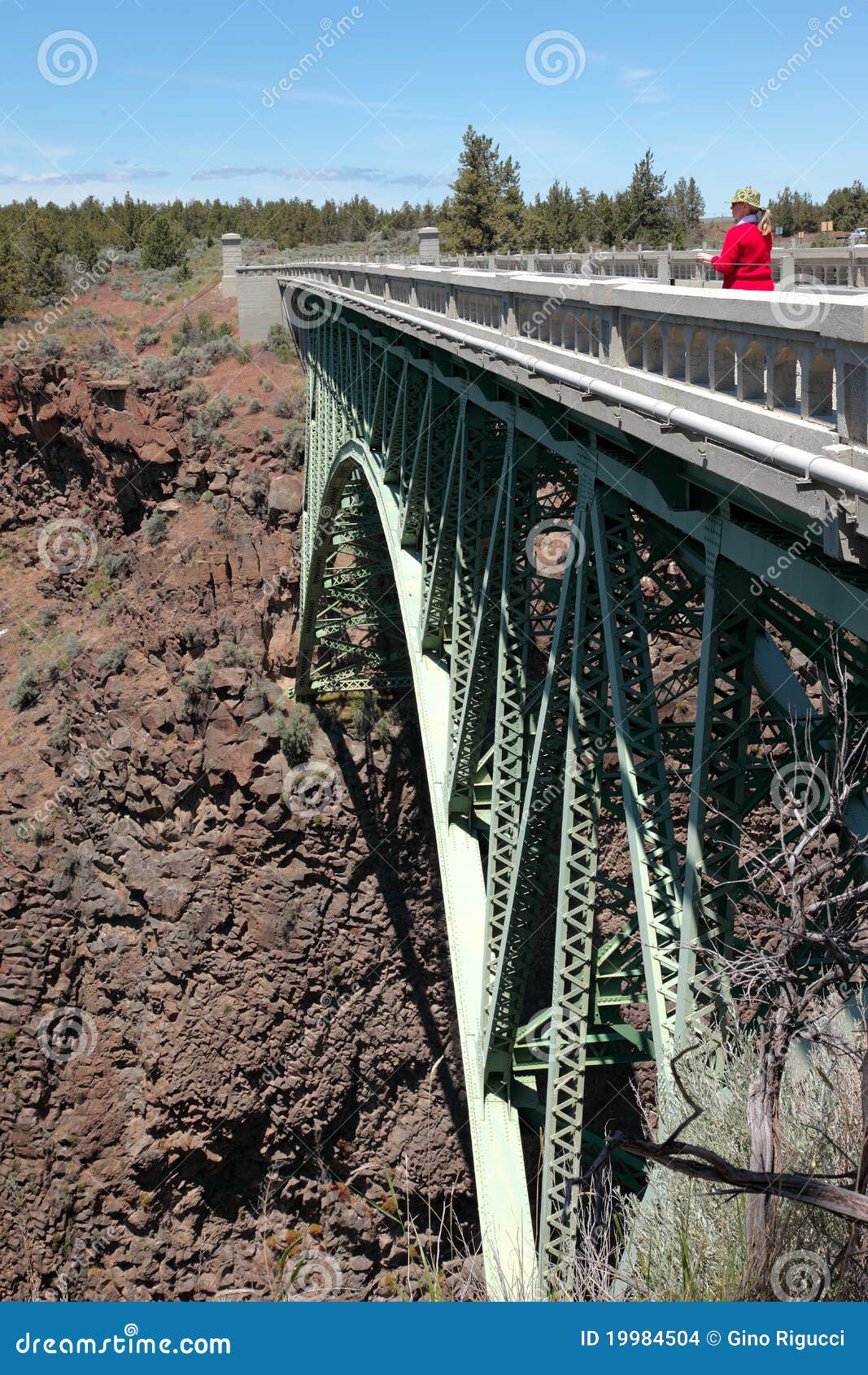 Crooked river canyon, or. stock photo. Image of looking - 19984504