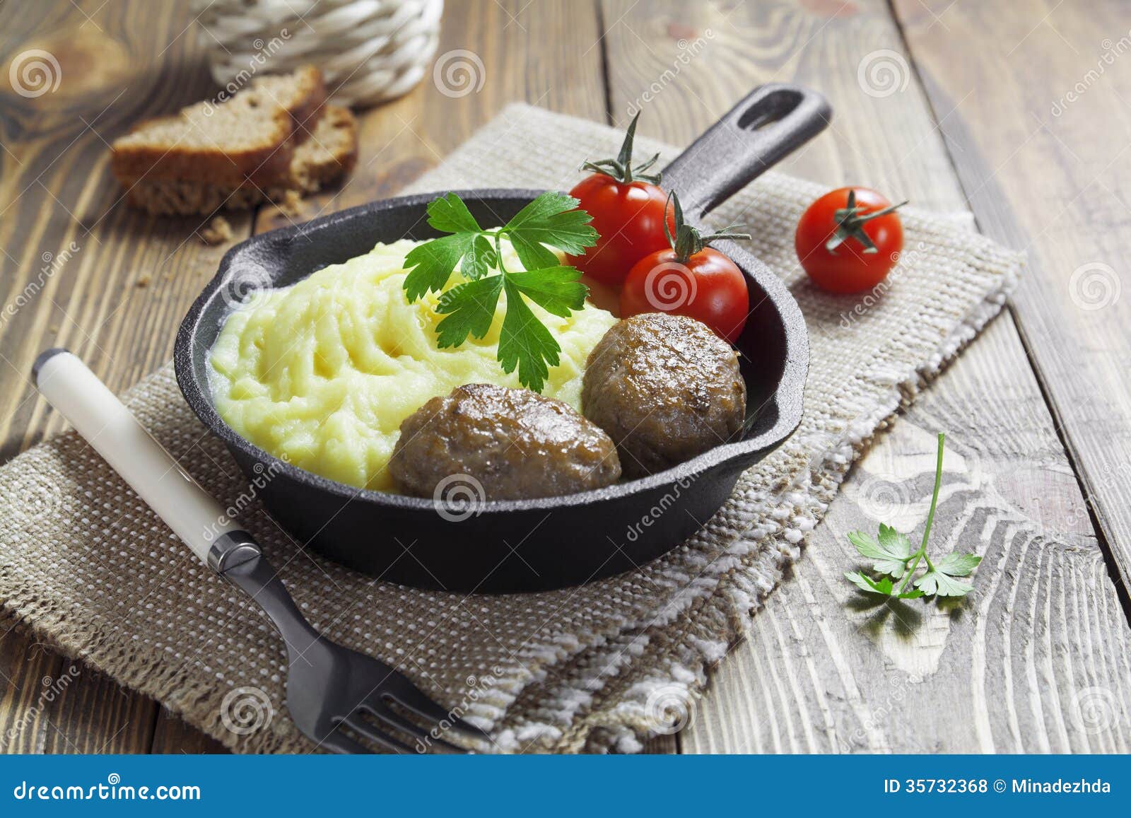 Croquetten Met Aardappelpuree Stock Foto - Image of maaltijd ...
