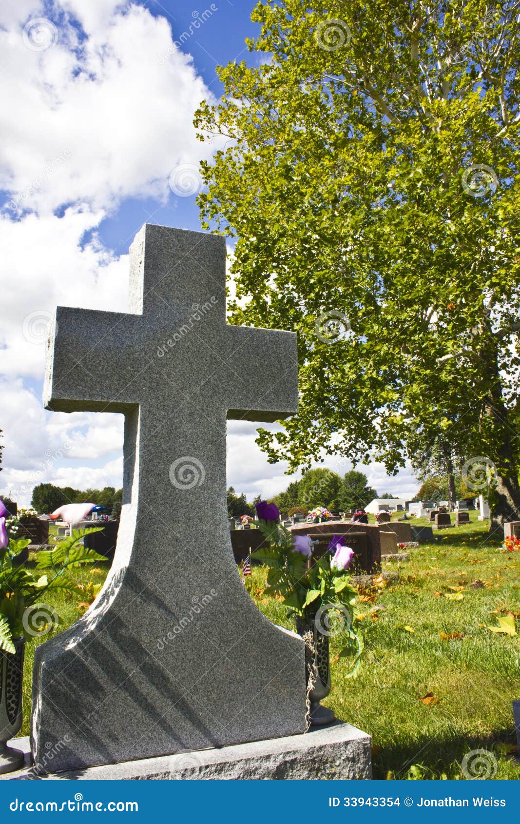 Cross in a Cemetery stock photo. Image of background - 33943354