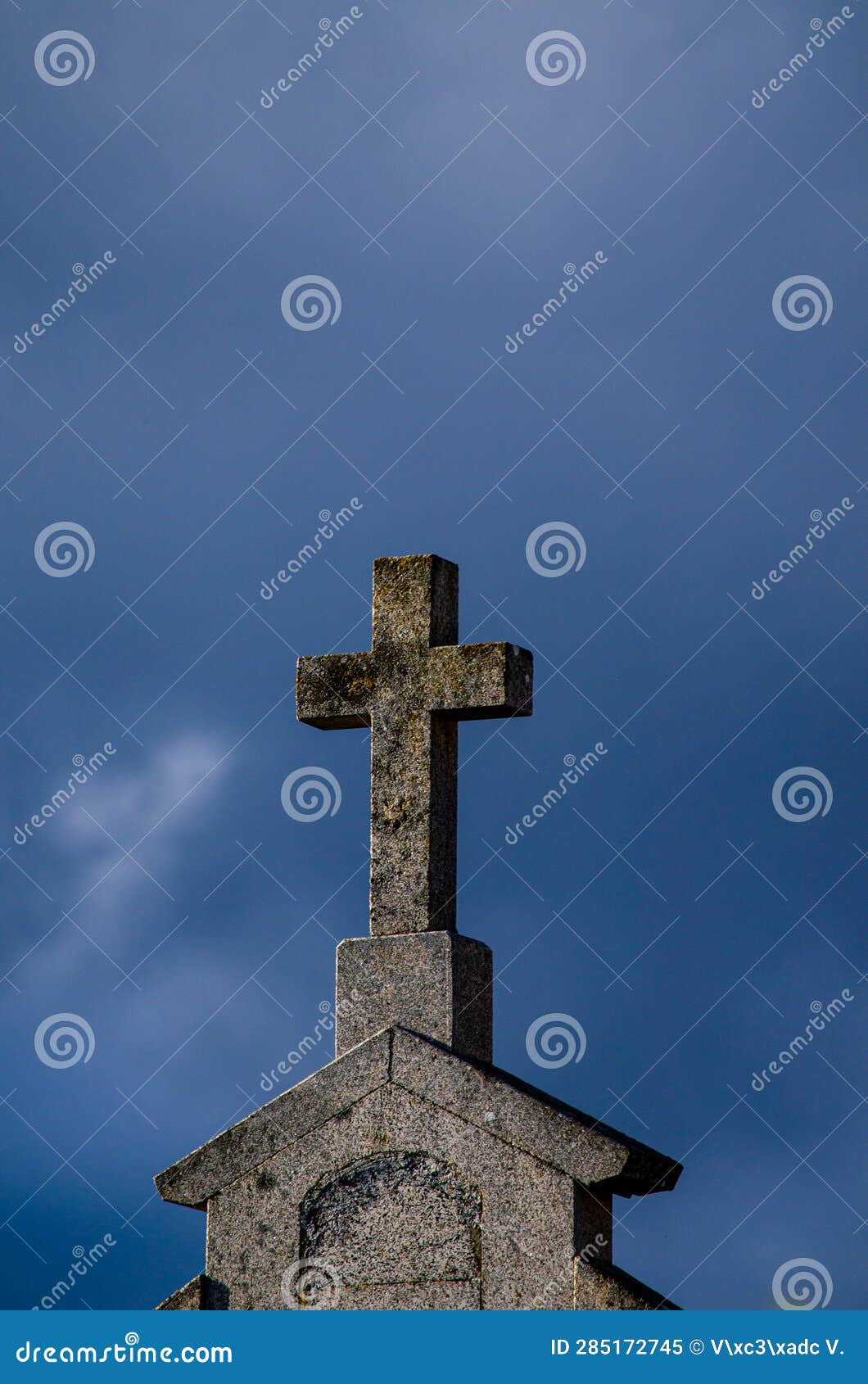 Cross on a Tomb in a Cemetery Stock Image - Image of gravestone, storm ...