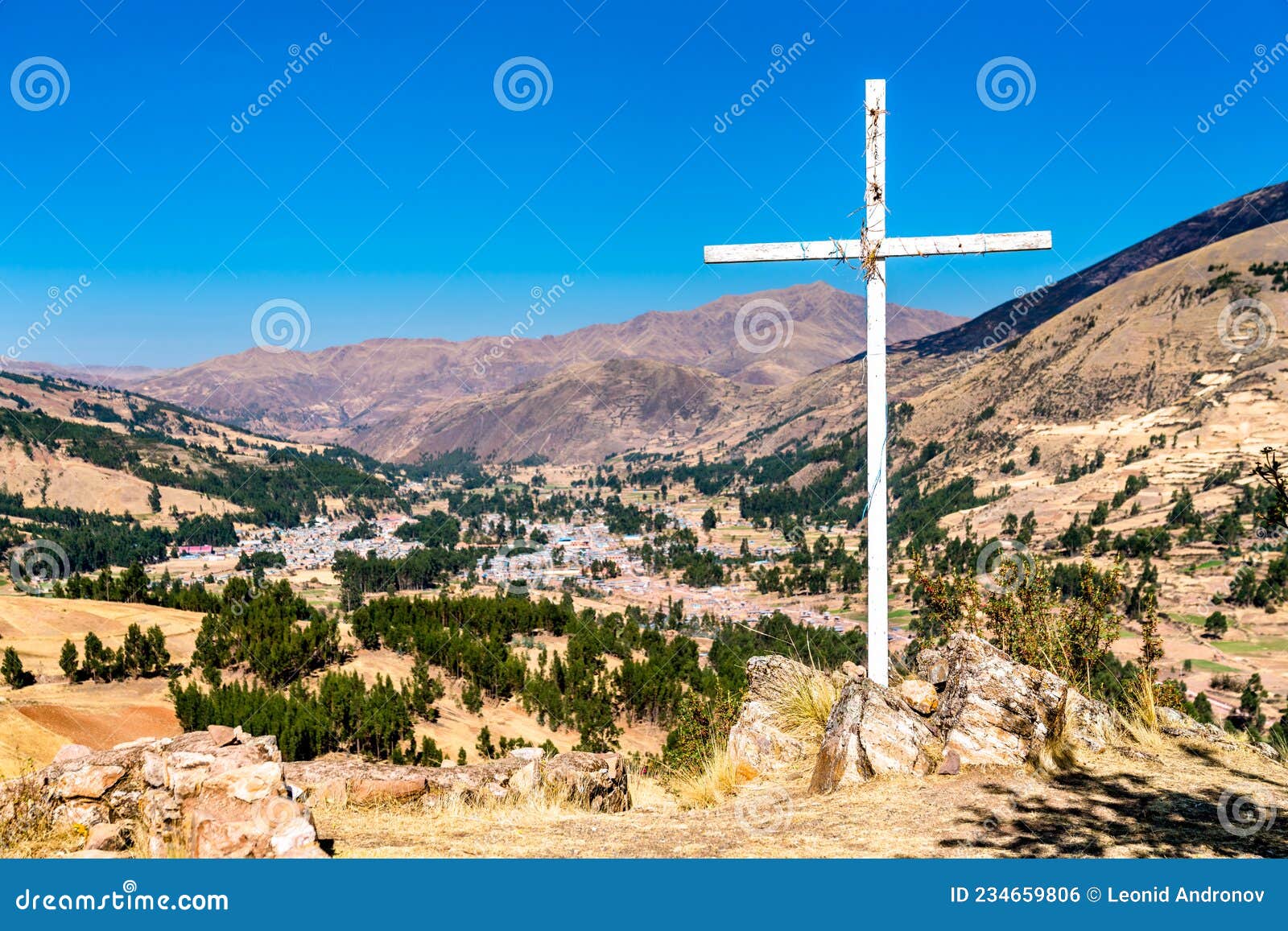 Cross at Machu Pitumarca in Peru Stock Photo - Image of high, pitumarca ...