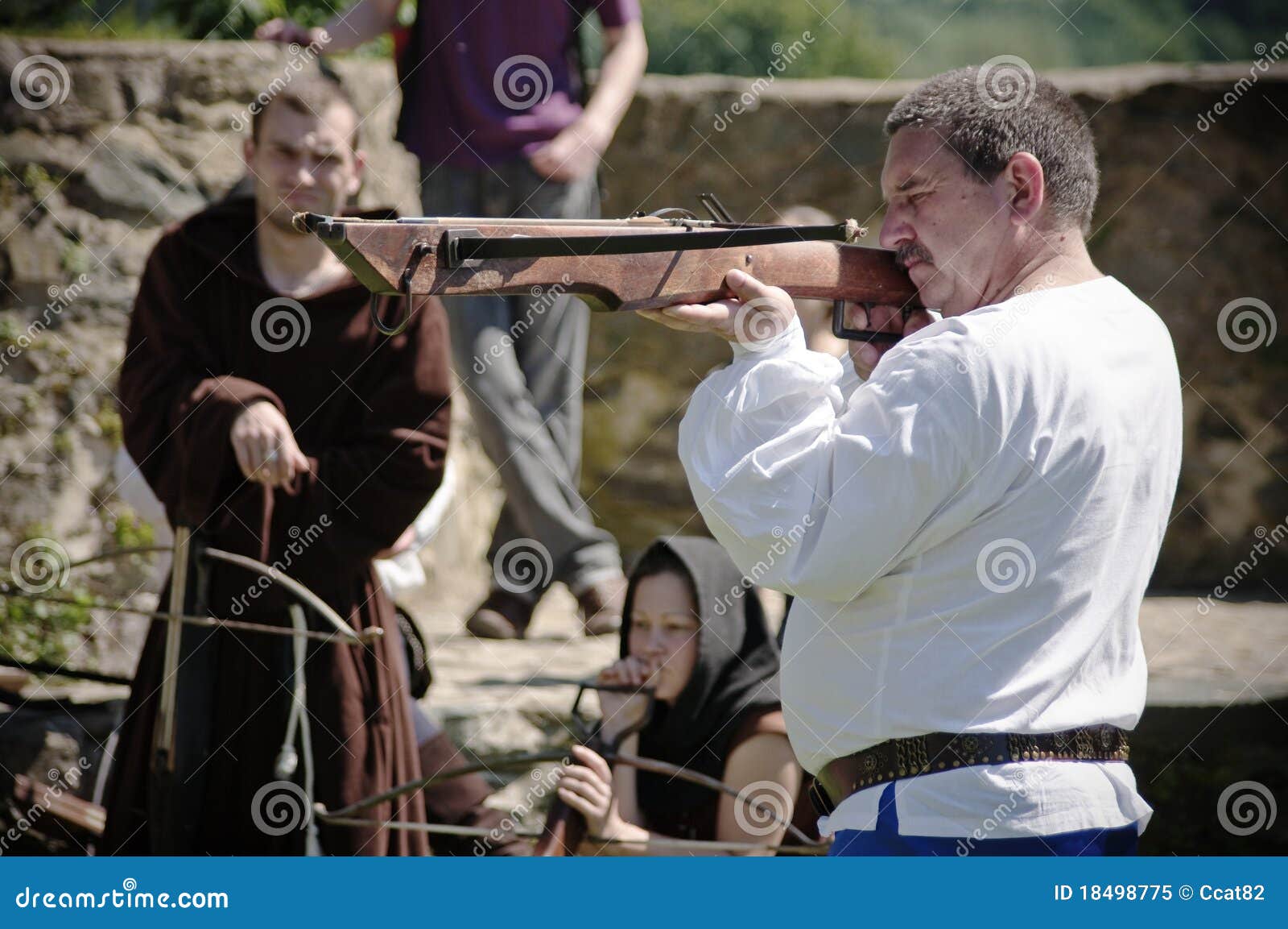 Crossbow shooting editorial image. Image of history, male - 18498775