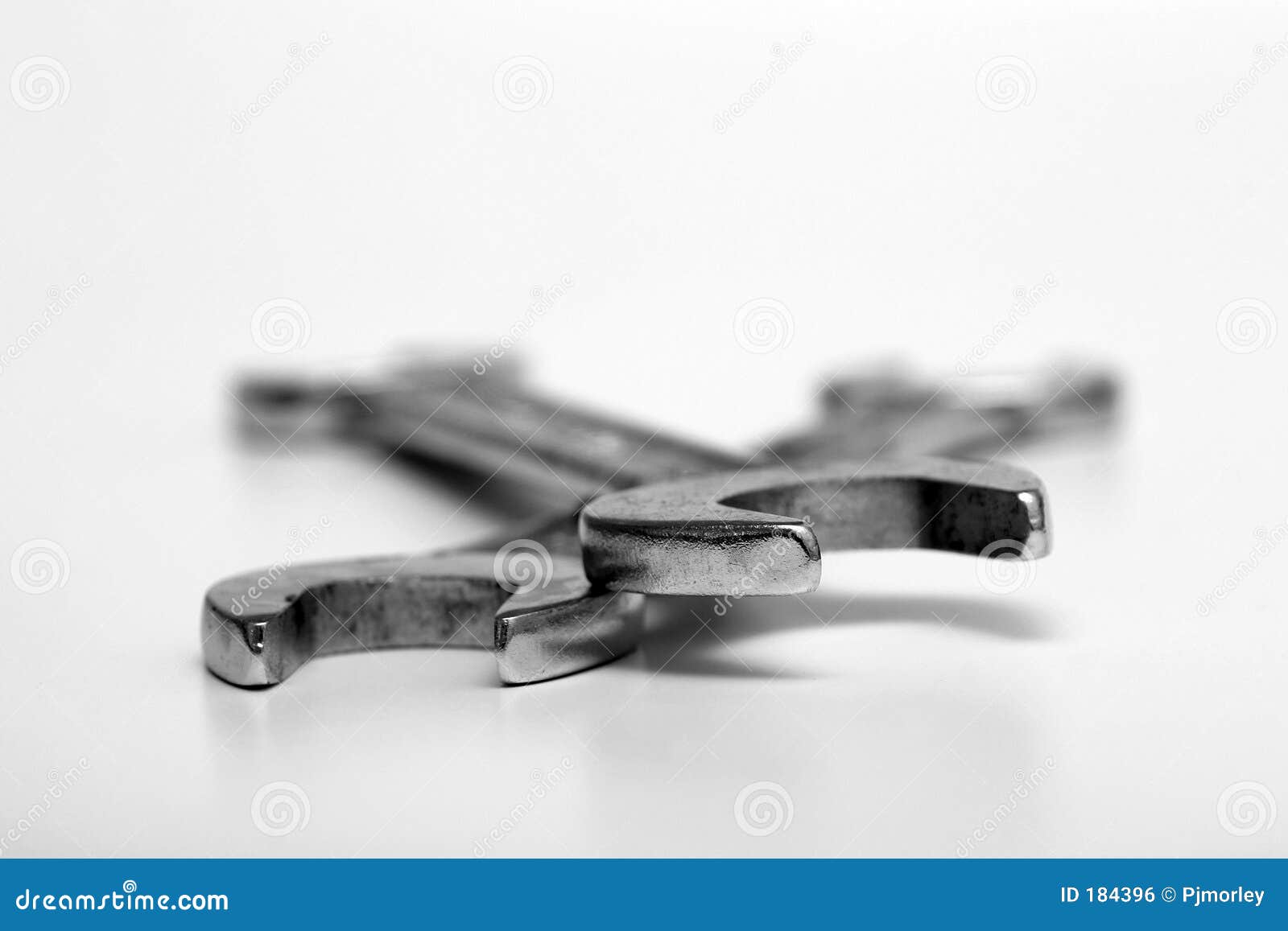 Crossed Spanners Royalty-Free Stock Photo | CartoonDealer.com #123417