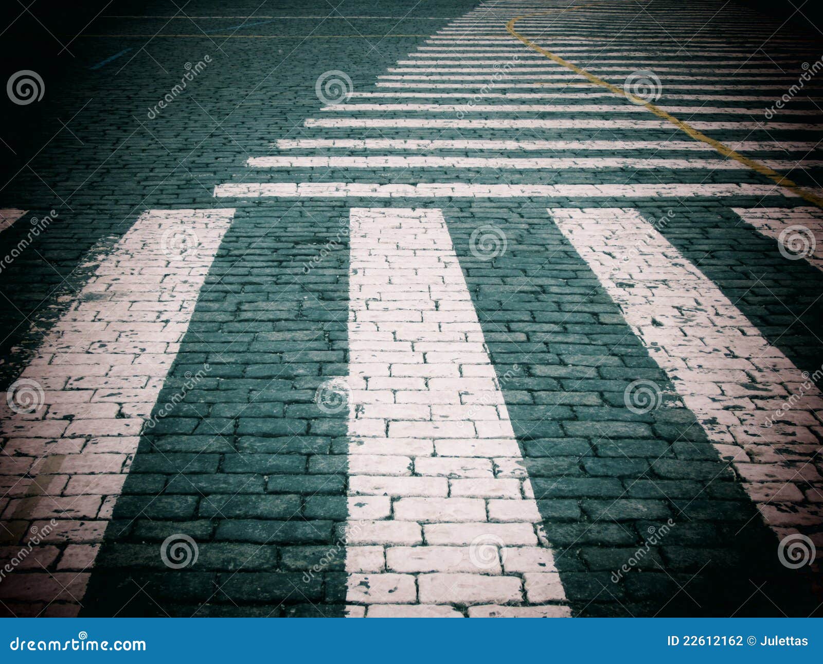 Crosswalk foto de stock. Imagem de atravessar, pedestre - 22612162