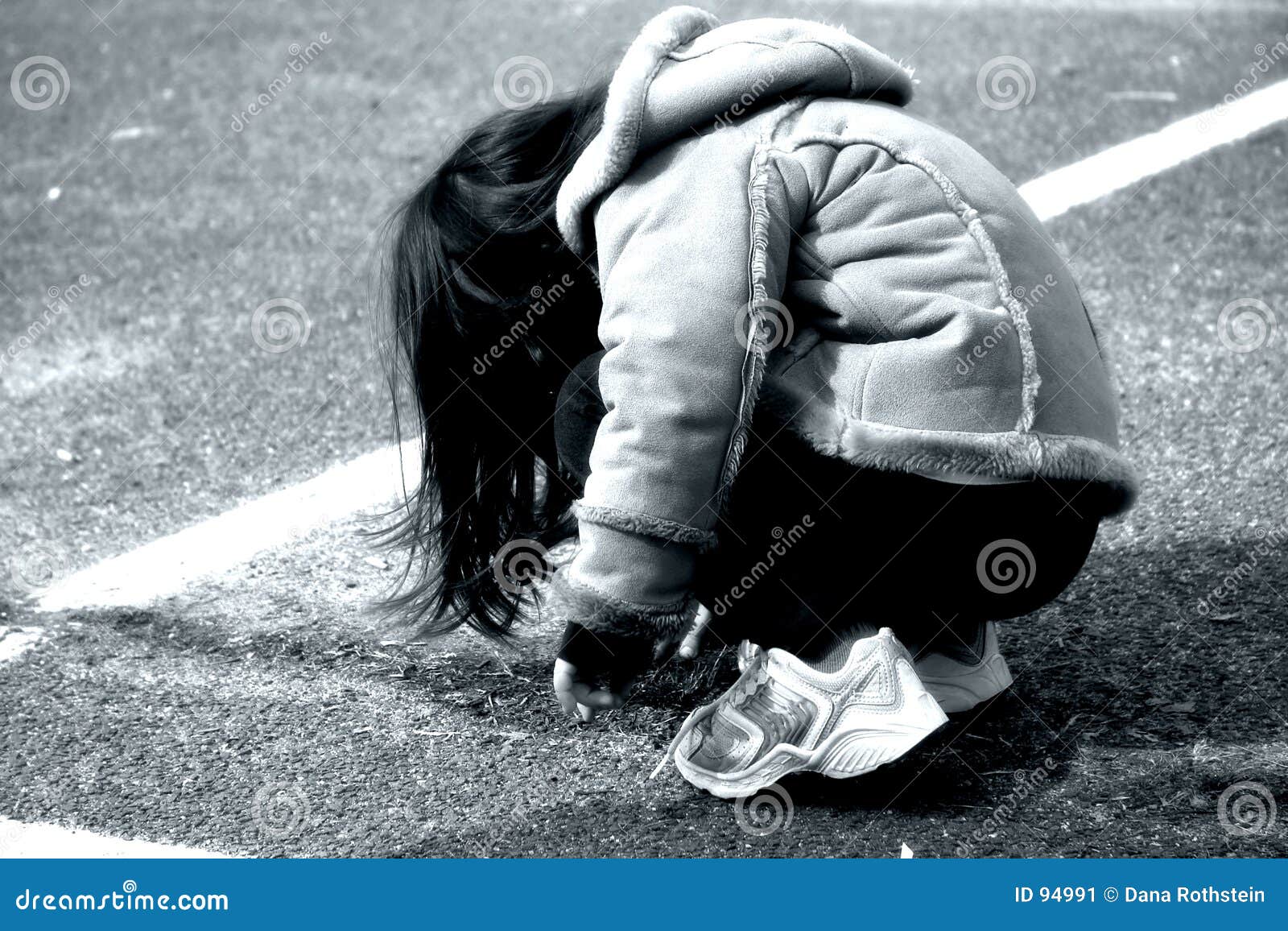 Crouching Girl Sad Photos - Free & Royalty-Free Stock Photos from ...