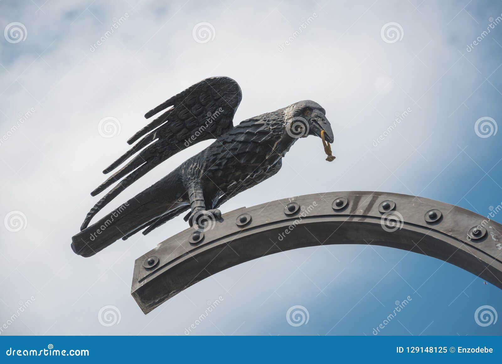 Crow Statue at Castle of Buda - Budapest Editorial Image - Image of ...