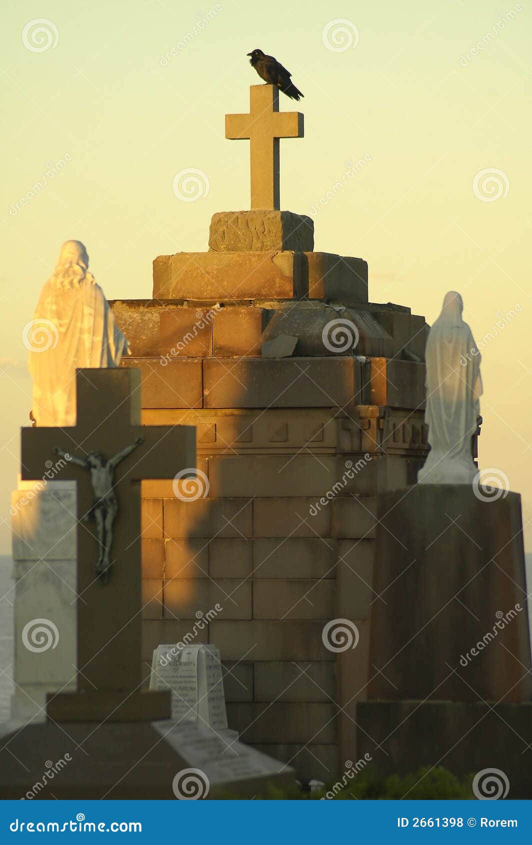 Crow on tomb cross stock photo. Image of mourn, cross - 2661398