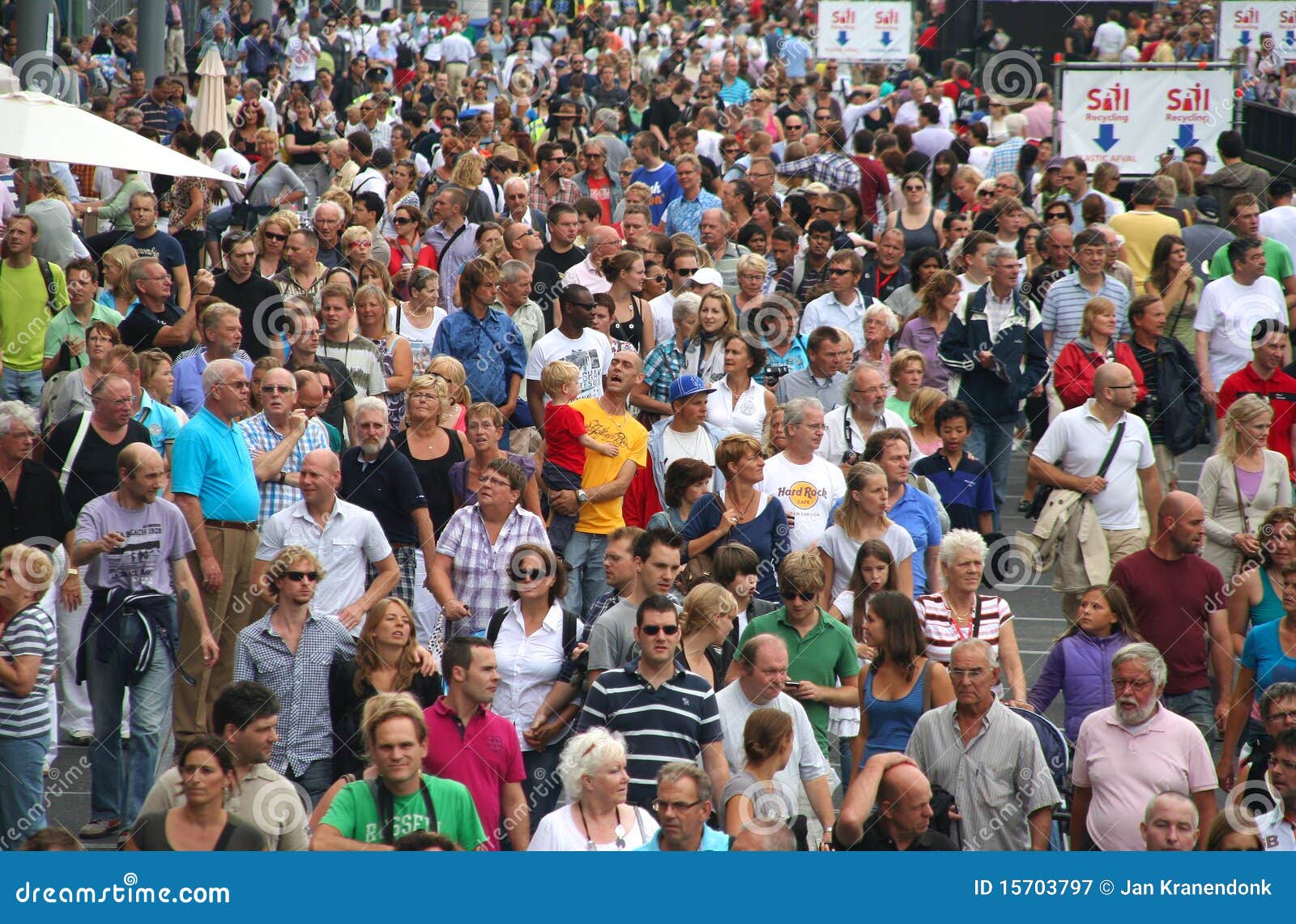 Crowd editorial photography. Image of show, event, boat - 15703797