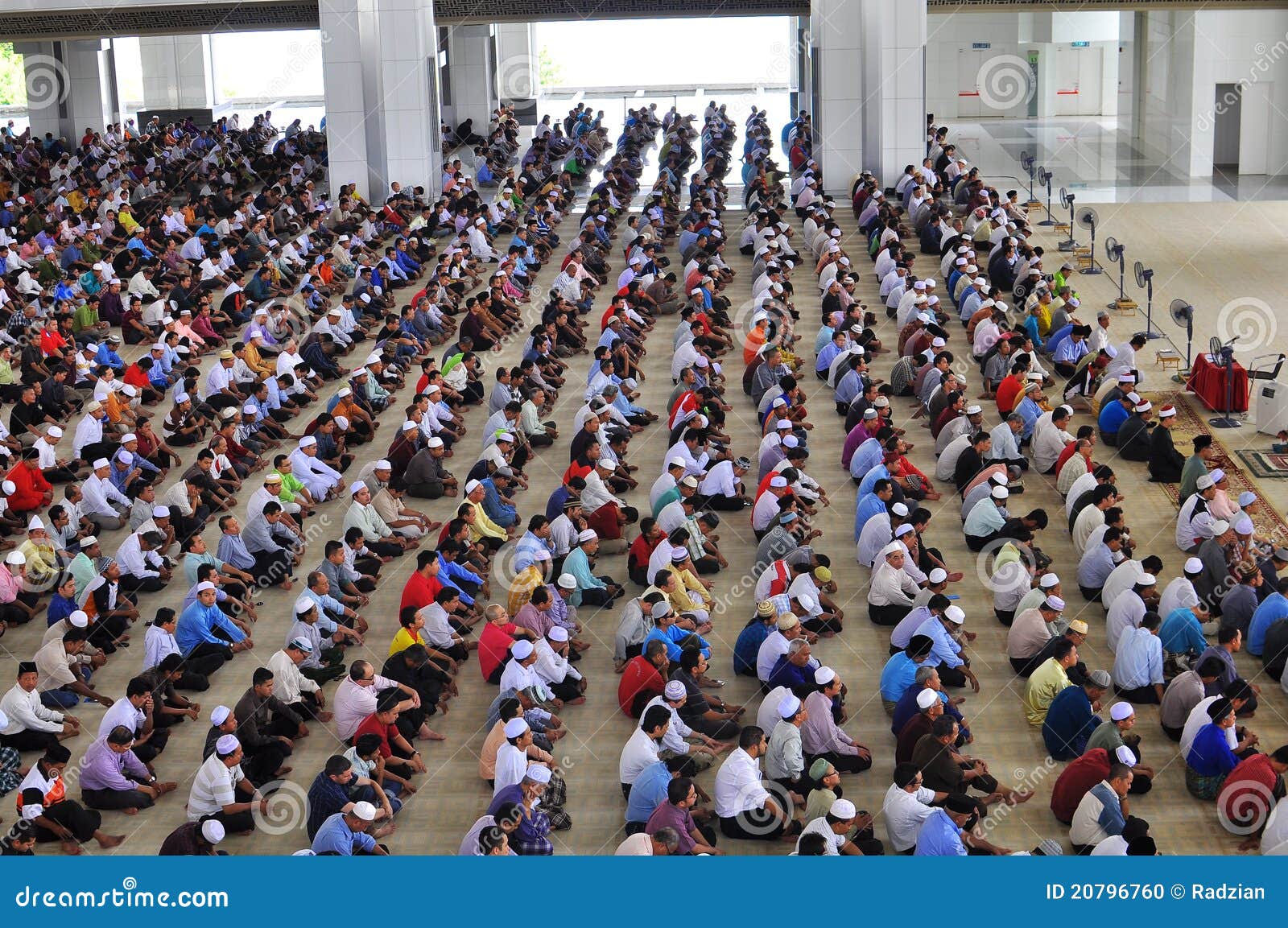 Crowd editorial image. Image of human, islamic, devotees - 20796760