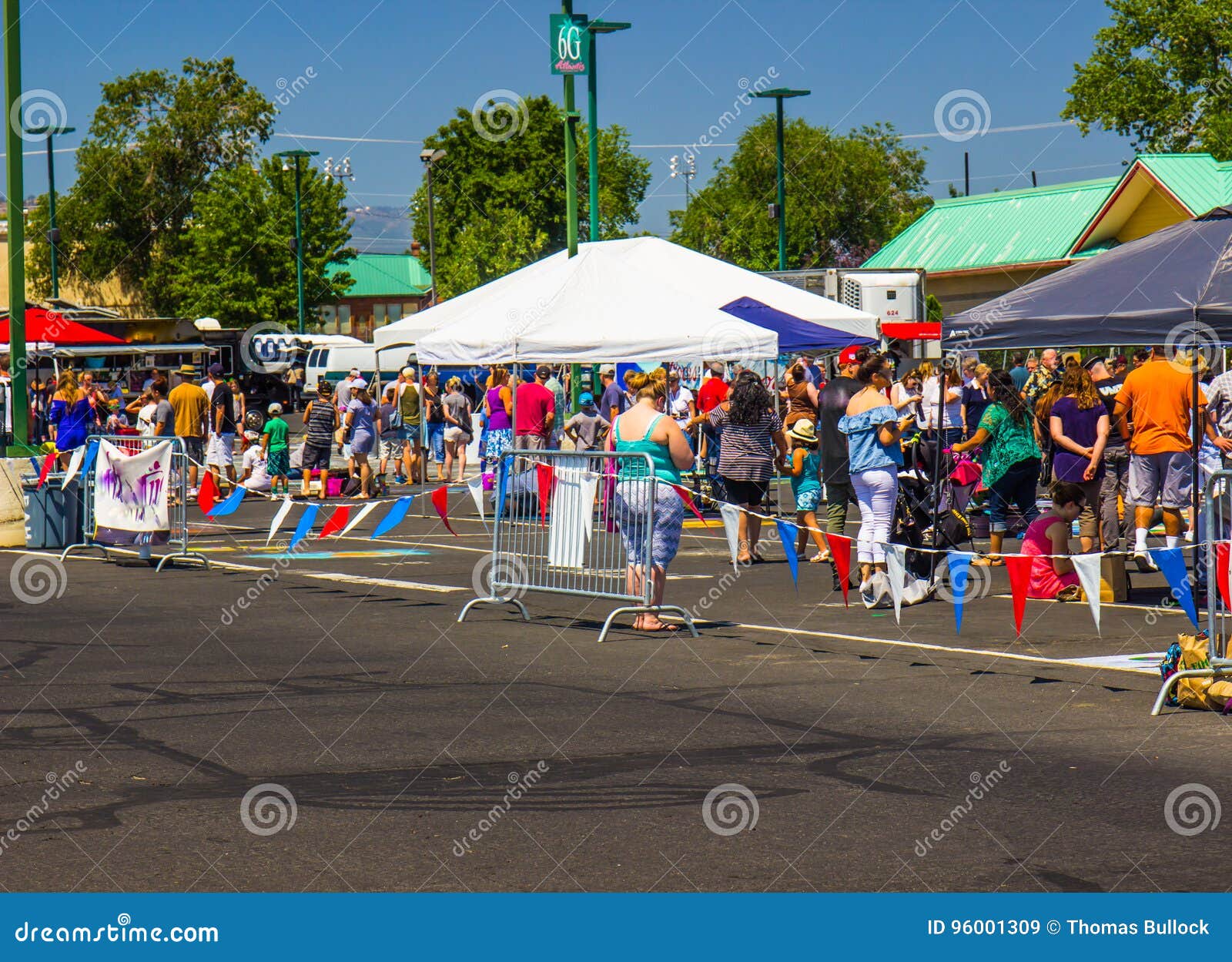Crowd at Chalk the Walk Event Editorial Stock Image - Image of ...