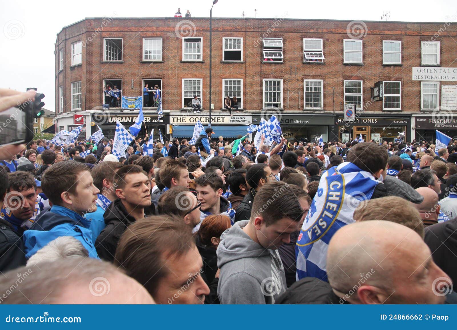 Crowd of Chelsea fans editorial photography. Image of london - 24866662
