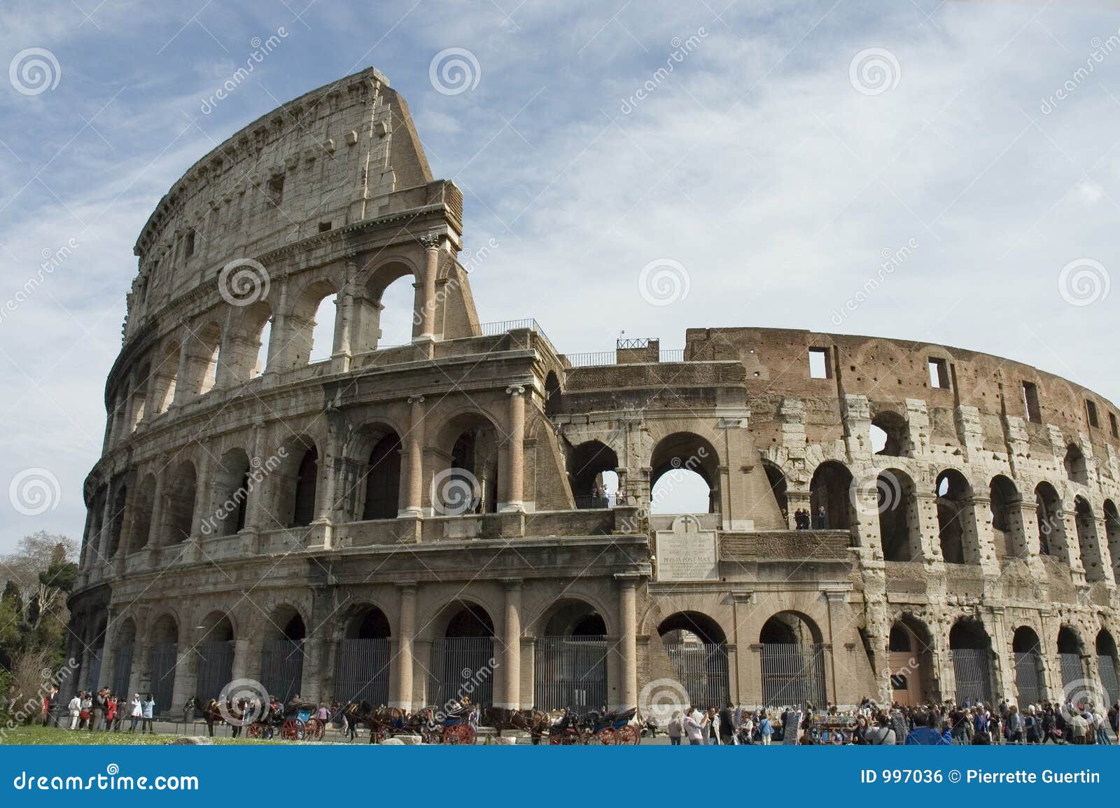 Crowd in Colosseum editorial photo. Image of sightseeing - 997036