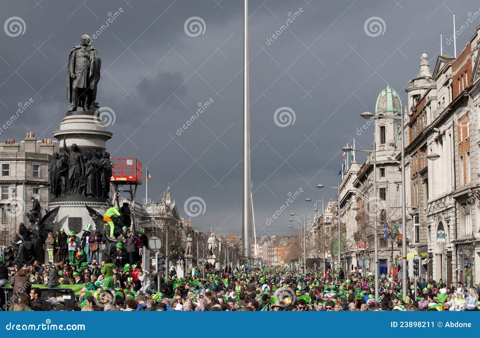 Crowd in Dublin on St. Patrick S Day Editorial Photo - Image of dublin ...