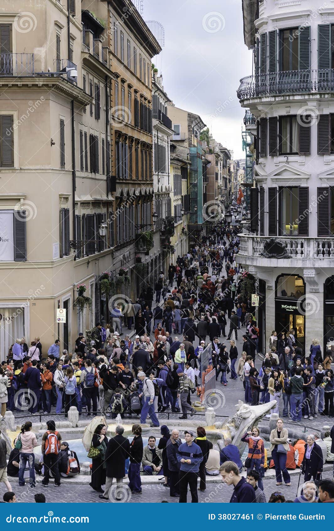 Crowd on the Elegant Place of Spain, Rome Editorial Photo - Image of ...