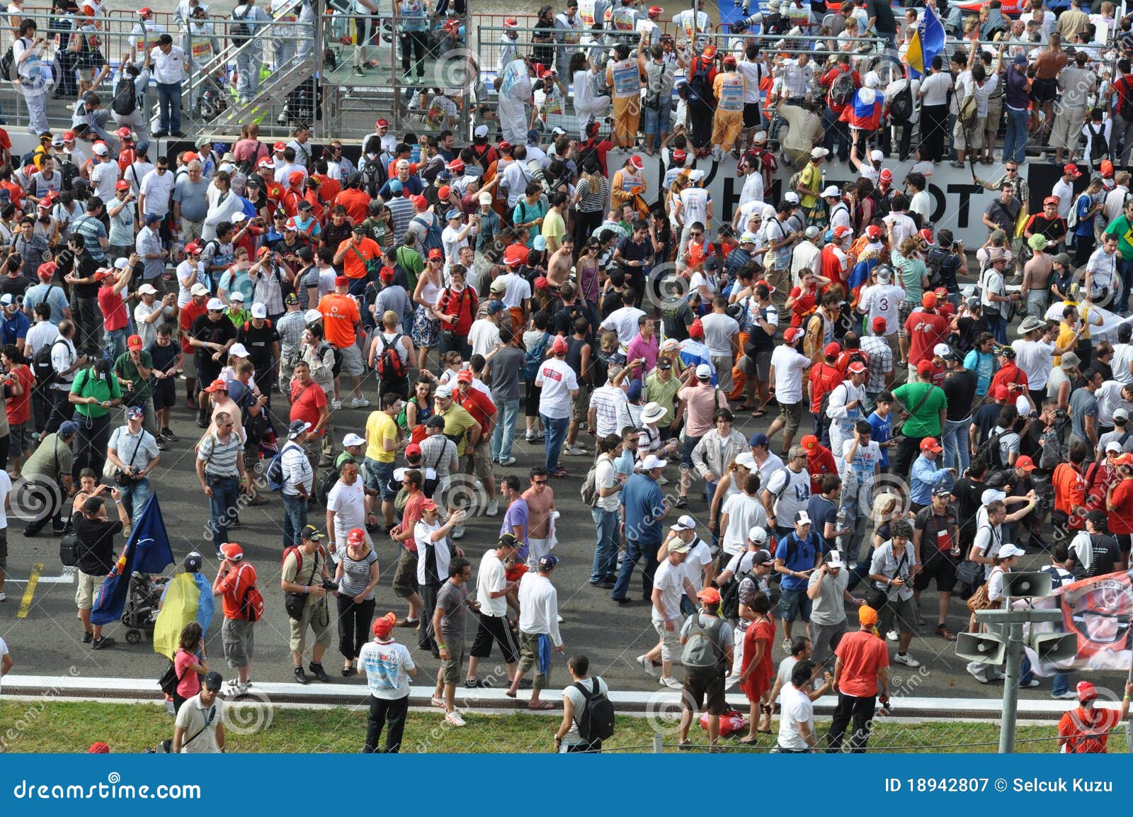 Crowd in F1 editorial photography. Image of power, crowd - 18942807