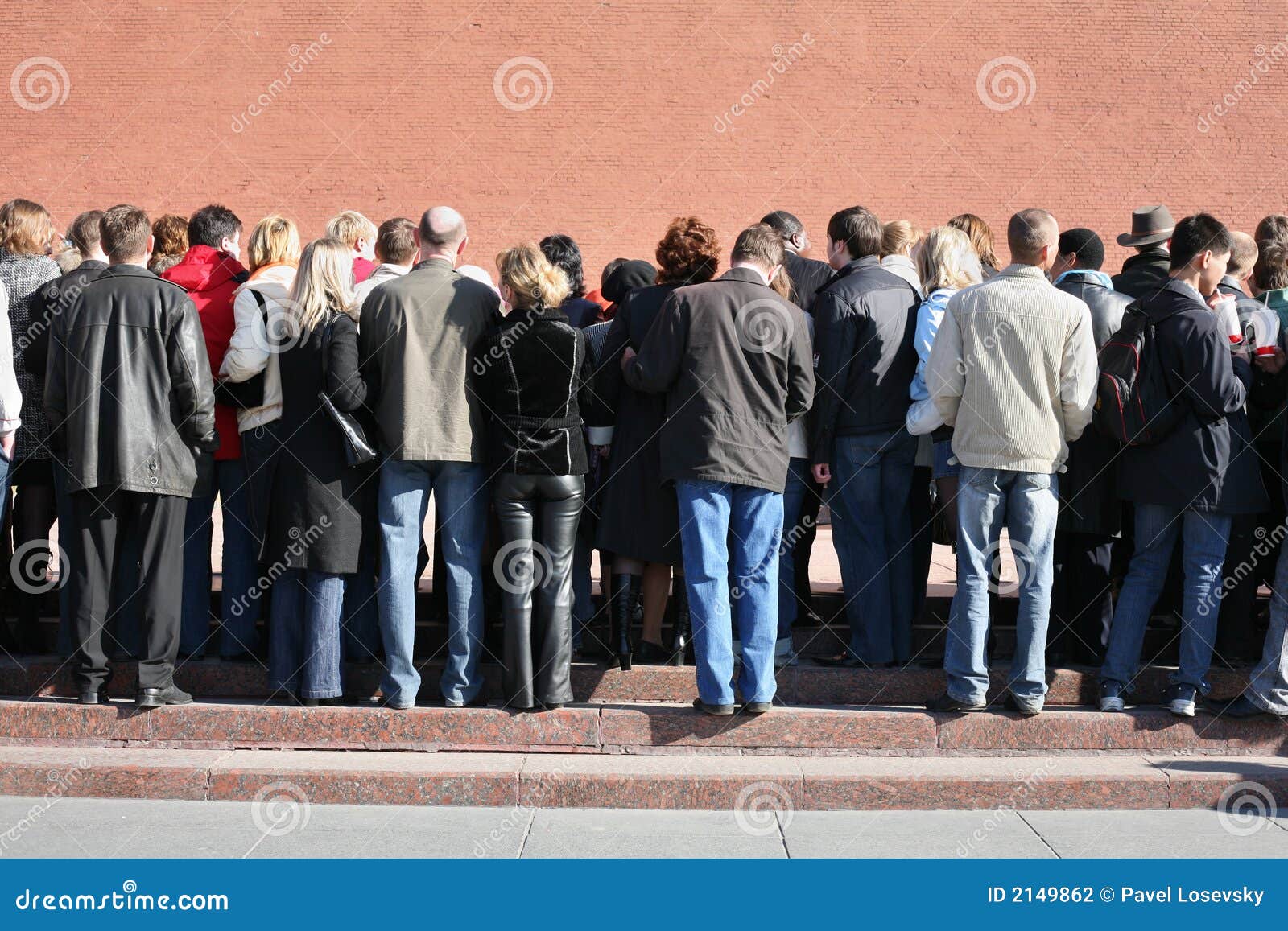 Crowd Near the Kremlin Wall Editorial Photography - Image of crowd ...