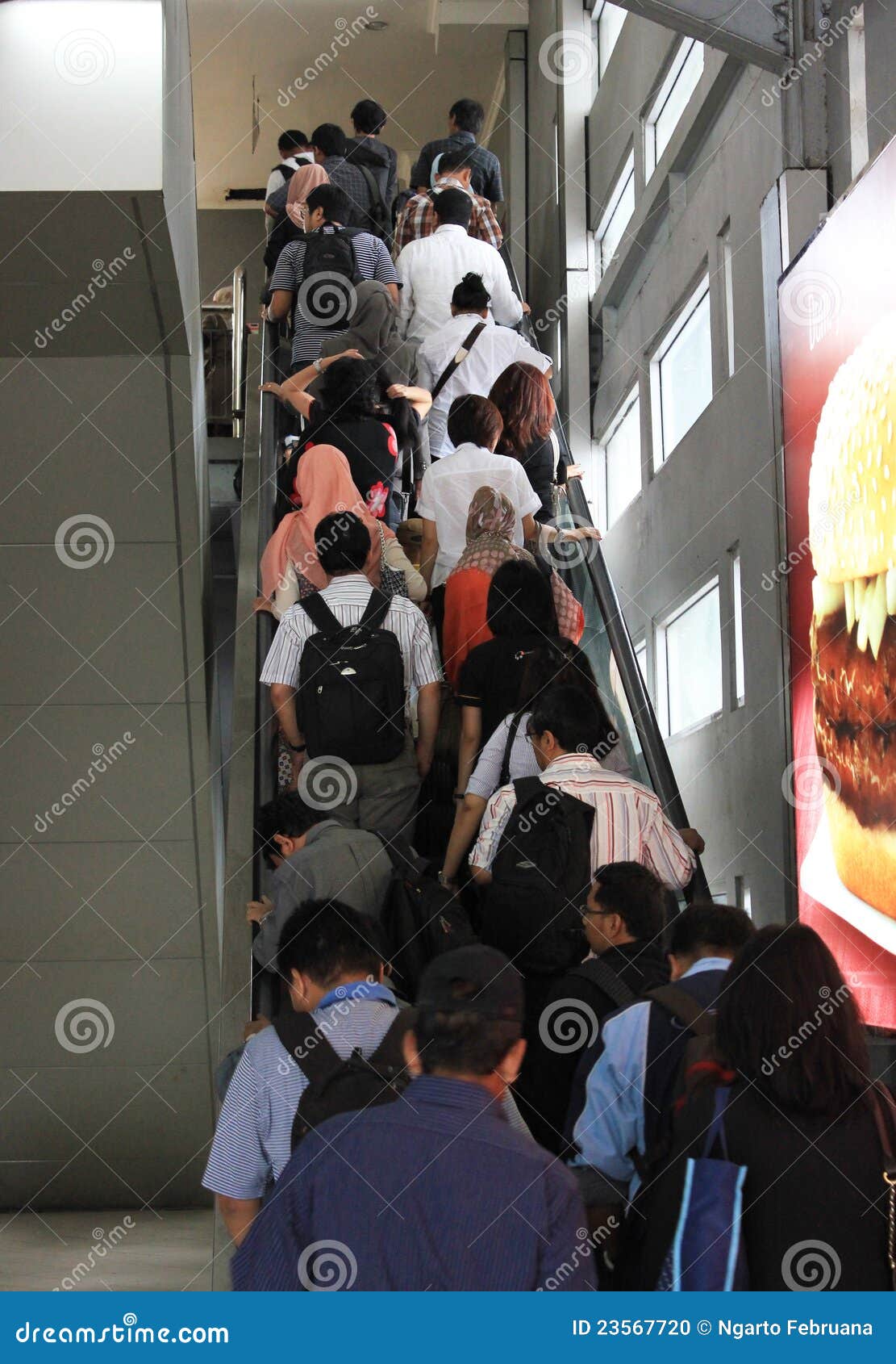 Crowd at Railway Station editorial image. Image of railroad - 23567720