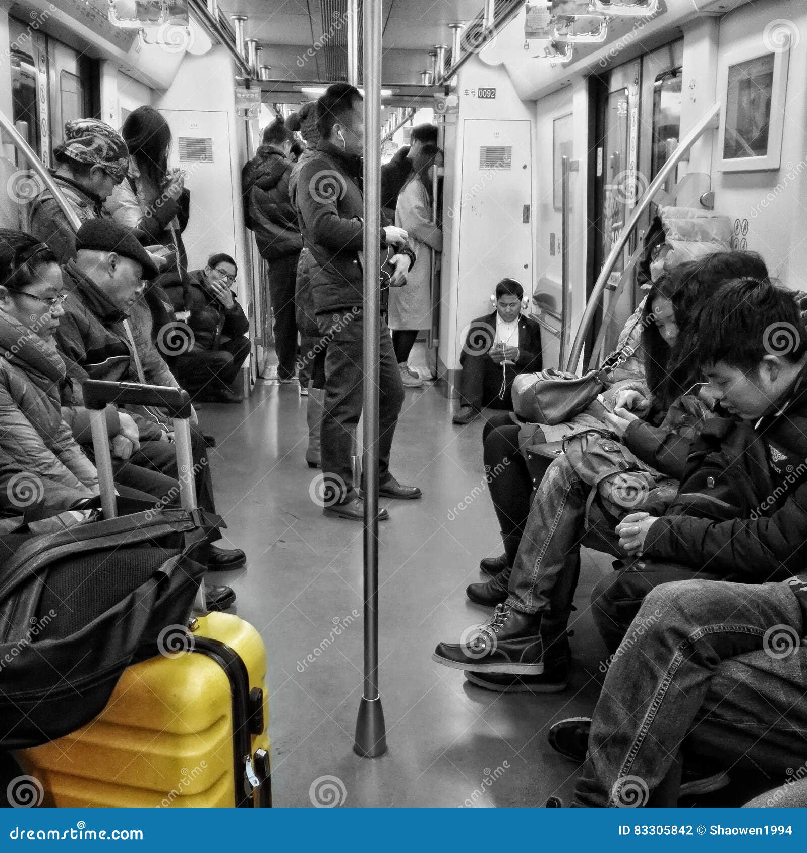 Crowd subway editorial photography. Image of tourism - 83305842